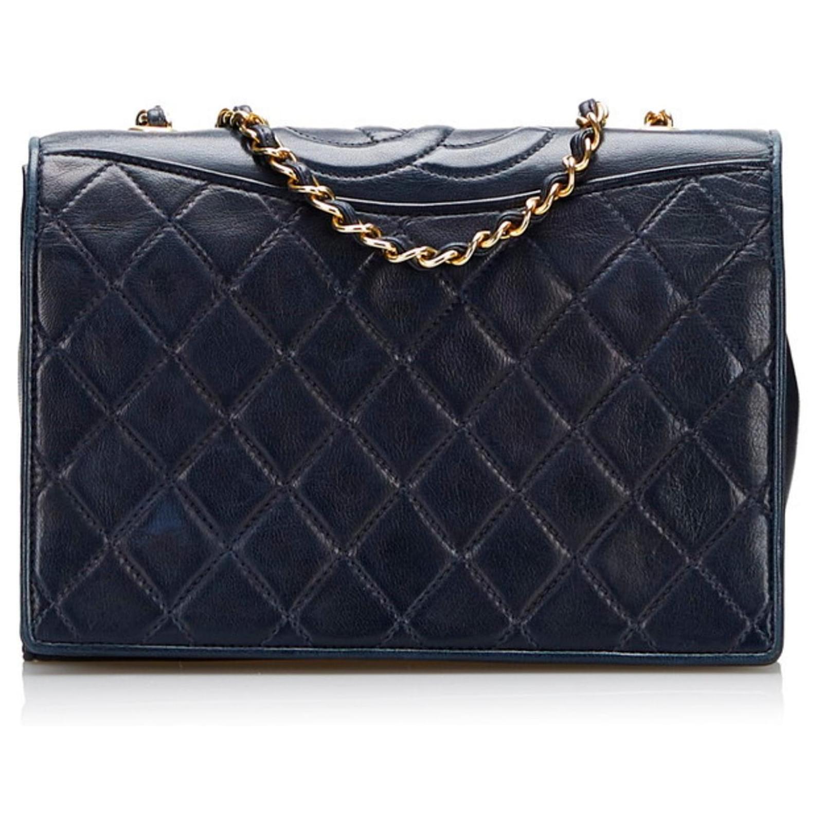 Chanel vintage Navy blue Leather ref.835389 - Joli Closet