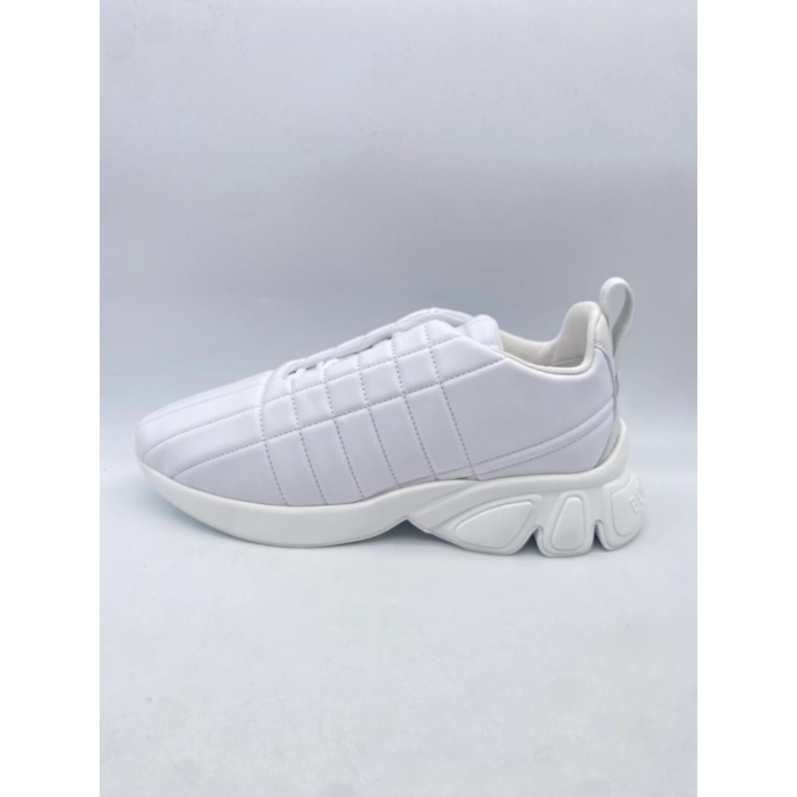BURBERRY Trainers T.eu 42 cloth White ref.837360 - Joli Closet