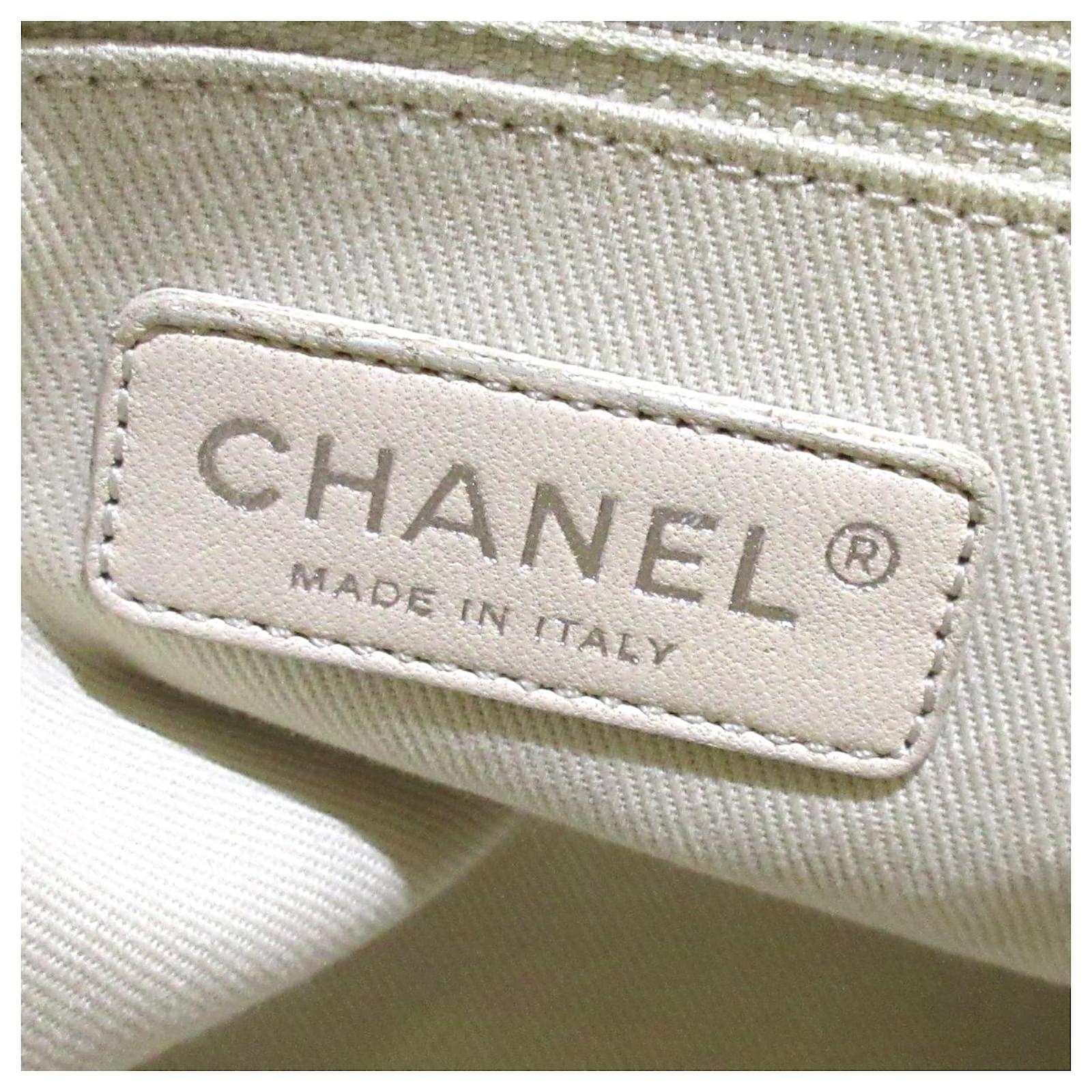 Chanel Stitch Sauvage Cuir Noir ref.839236 - Joli Closet