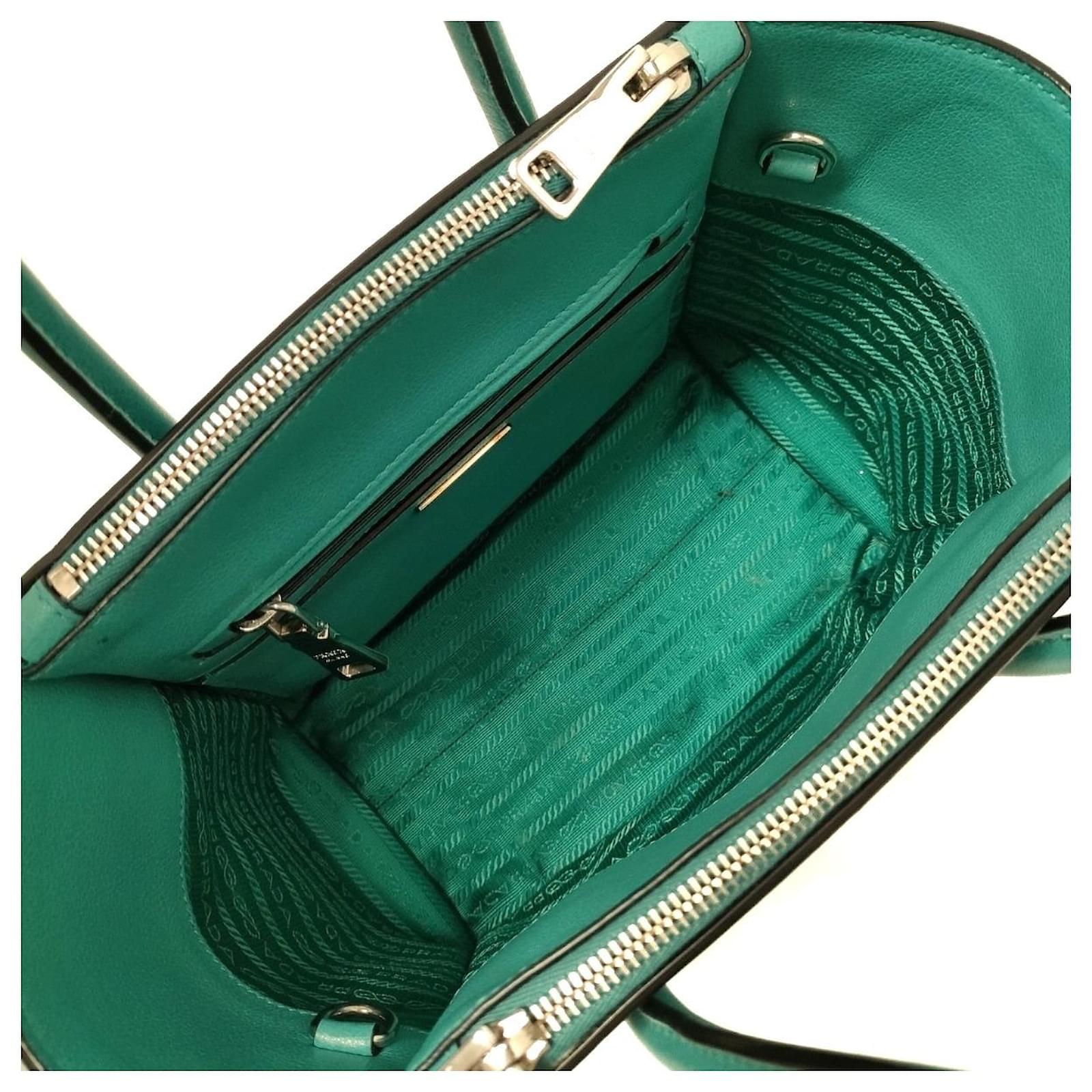 Prada Green Leather ref.841604 - Joli Closet