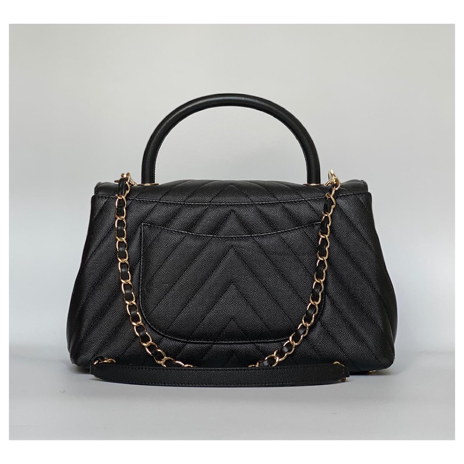 Chanel coco handle chevron Black Leather ref.846637 - Joli Closet