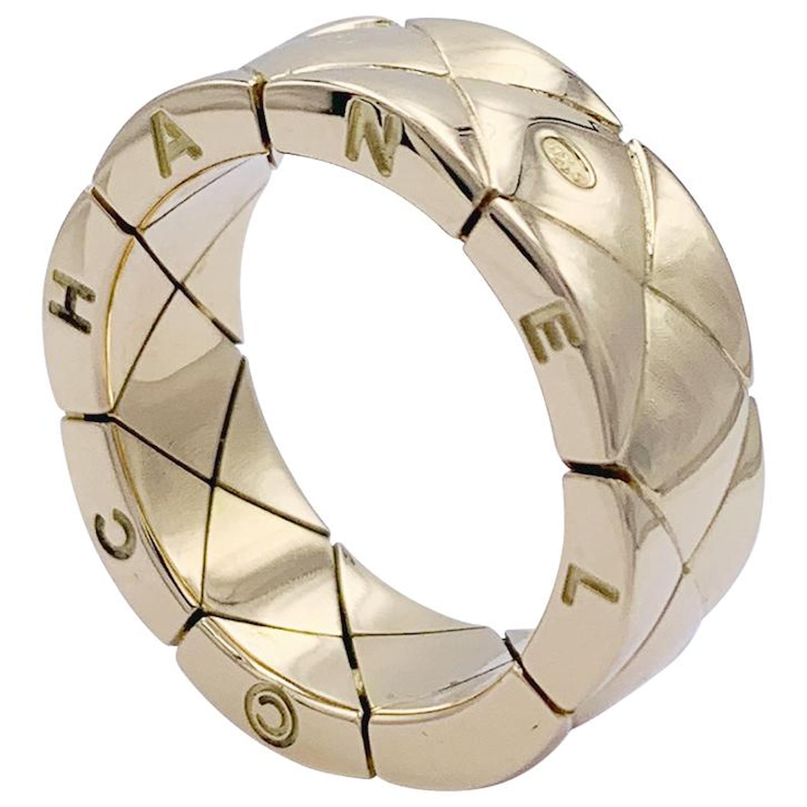 Bague Chanel, "Matelassé", or jaune. ref.854643 - Joli Closet