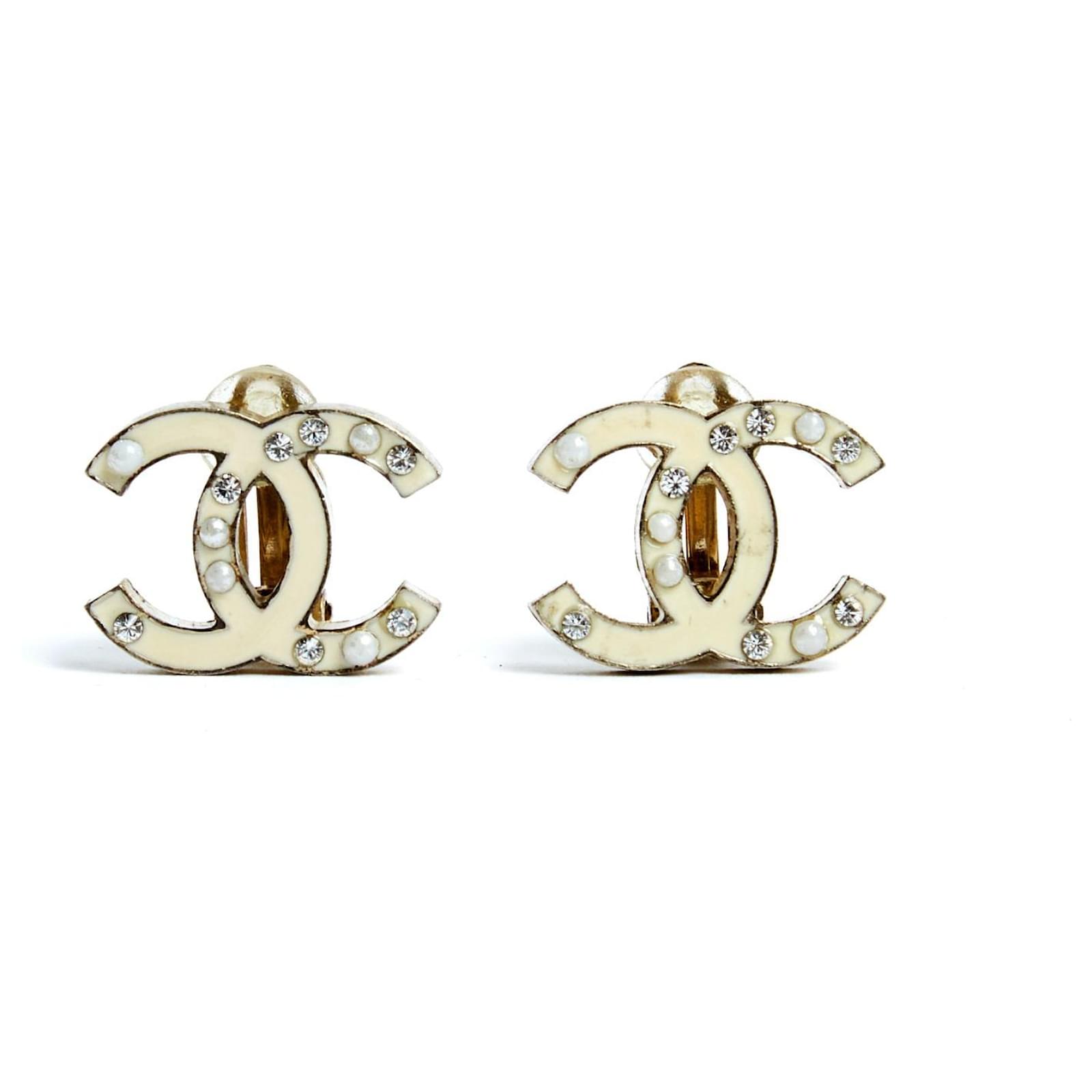 Chanel CC CLIPS ENAMEL PEARLS Métal Doré ref.876310 - Joli Closet