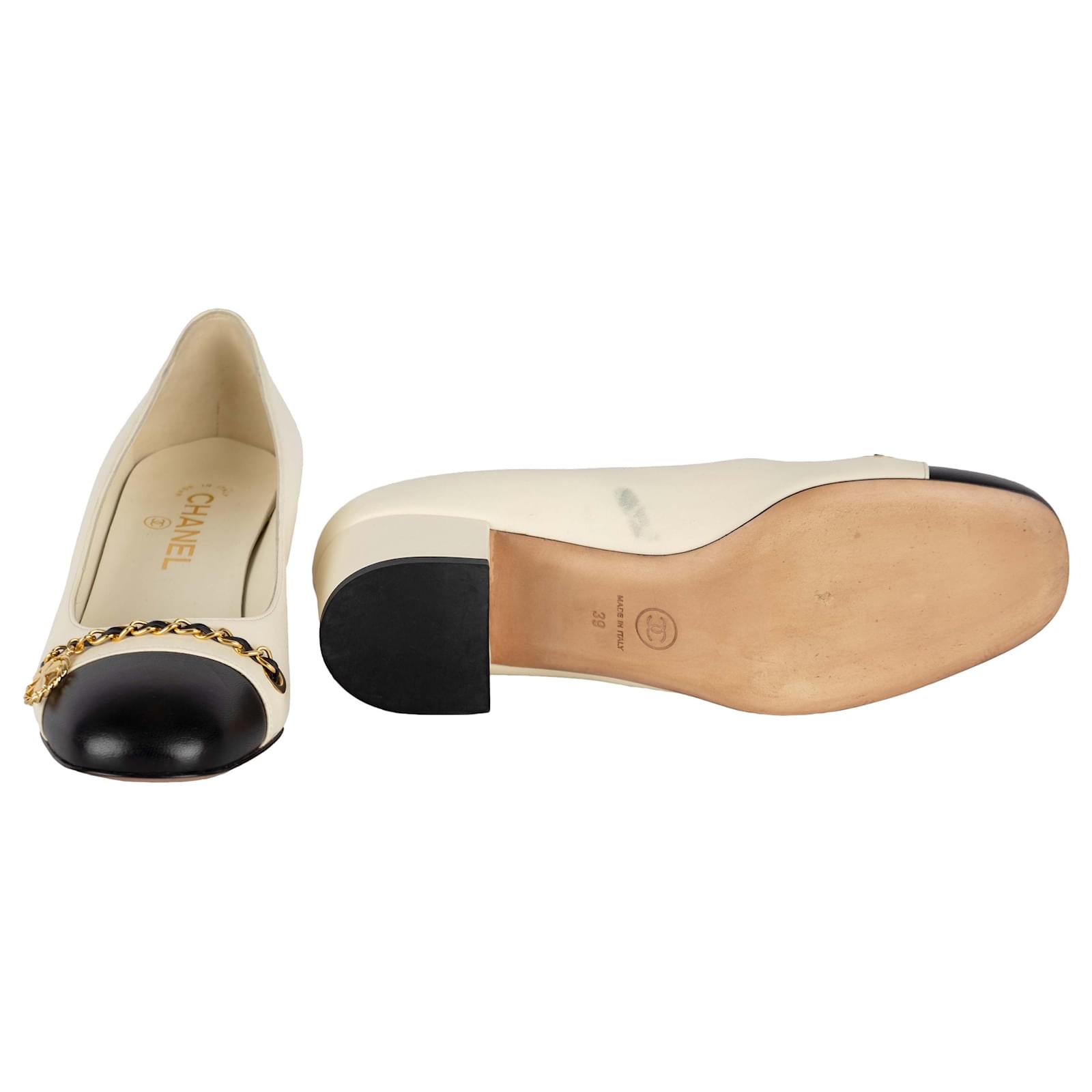Chanel Bi-color Block Heel Pumps White Cream Leather ref.889242 - Joli ...