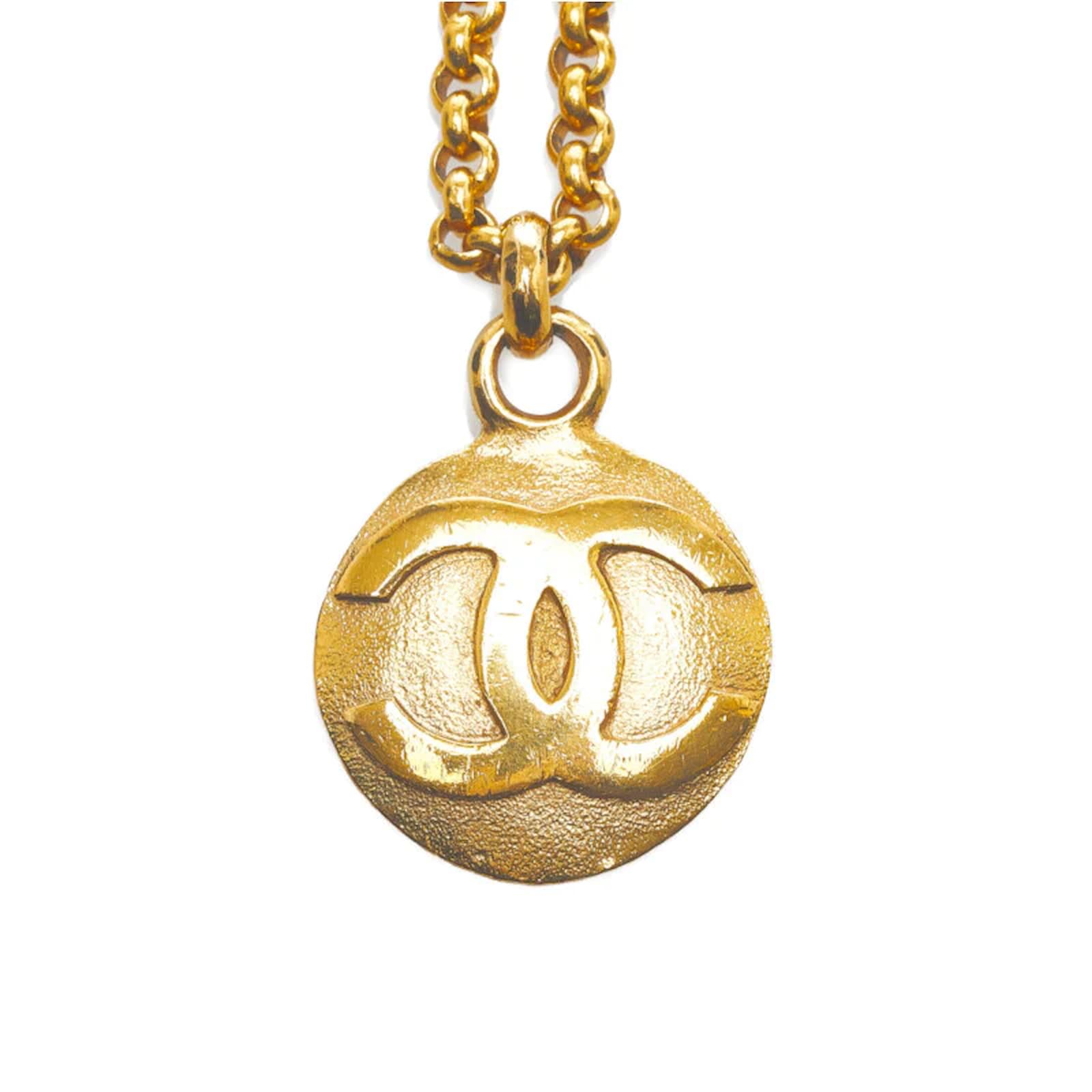Chanel CC logo pendant necklace Golden Metal ref.895555 - Joli Closet