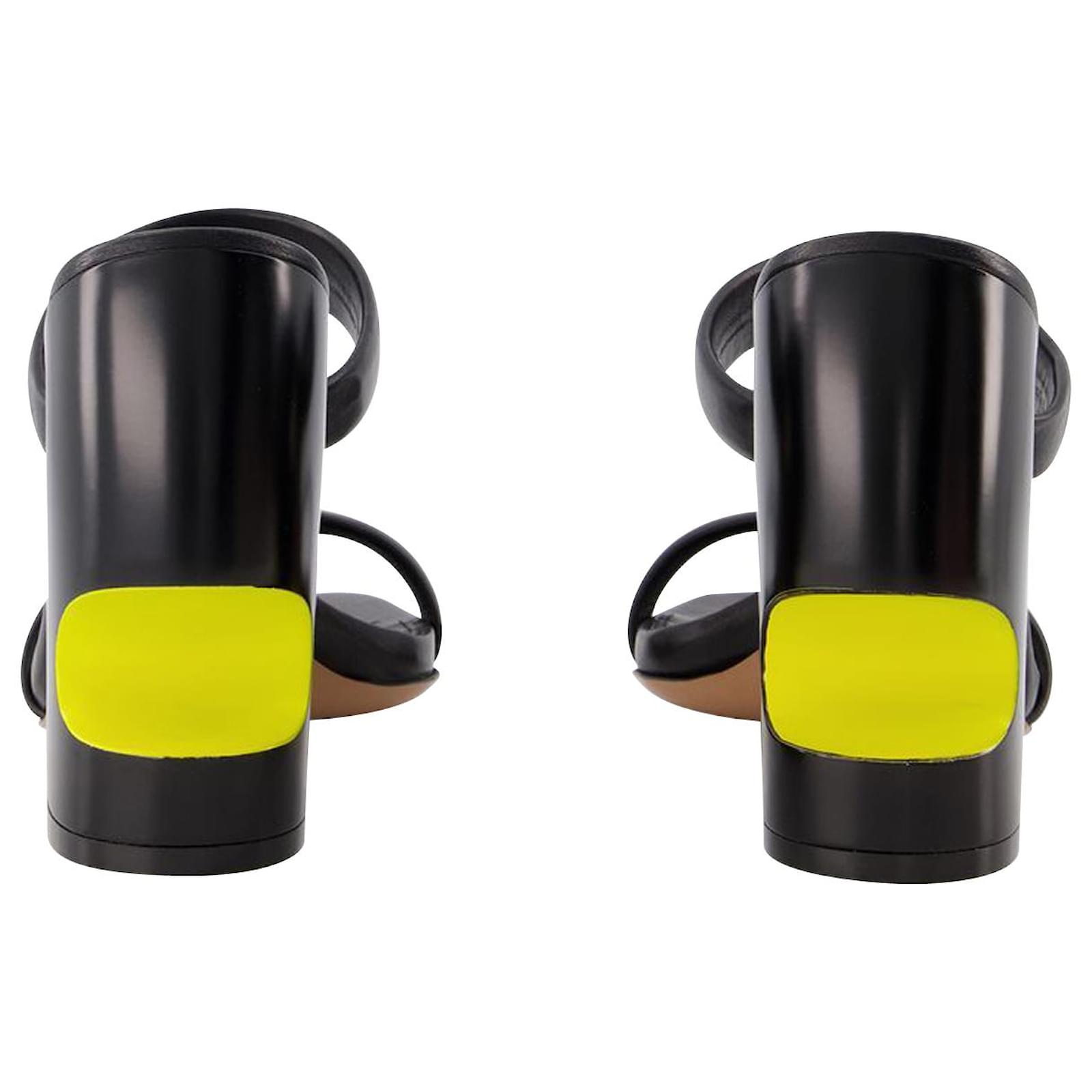 Bulky Slides - Off White - Black/Yellow - Leather ref.901674 - Joli Closet
