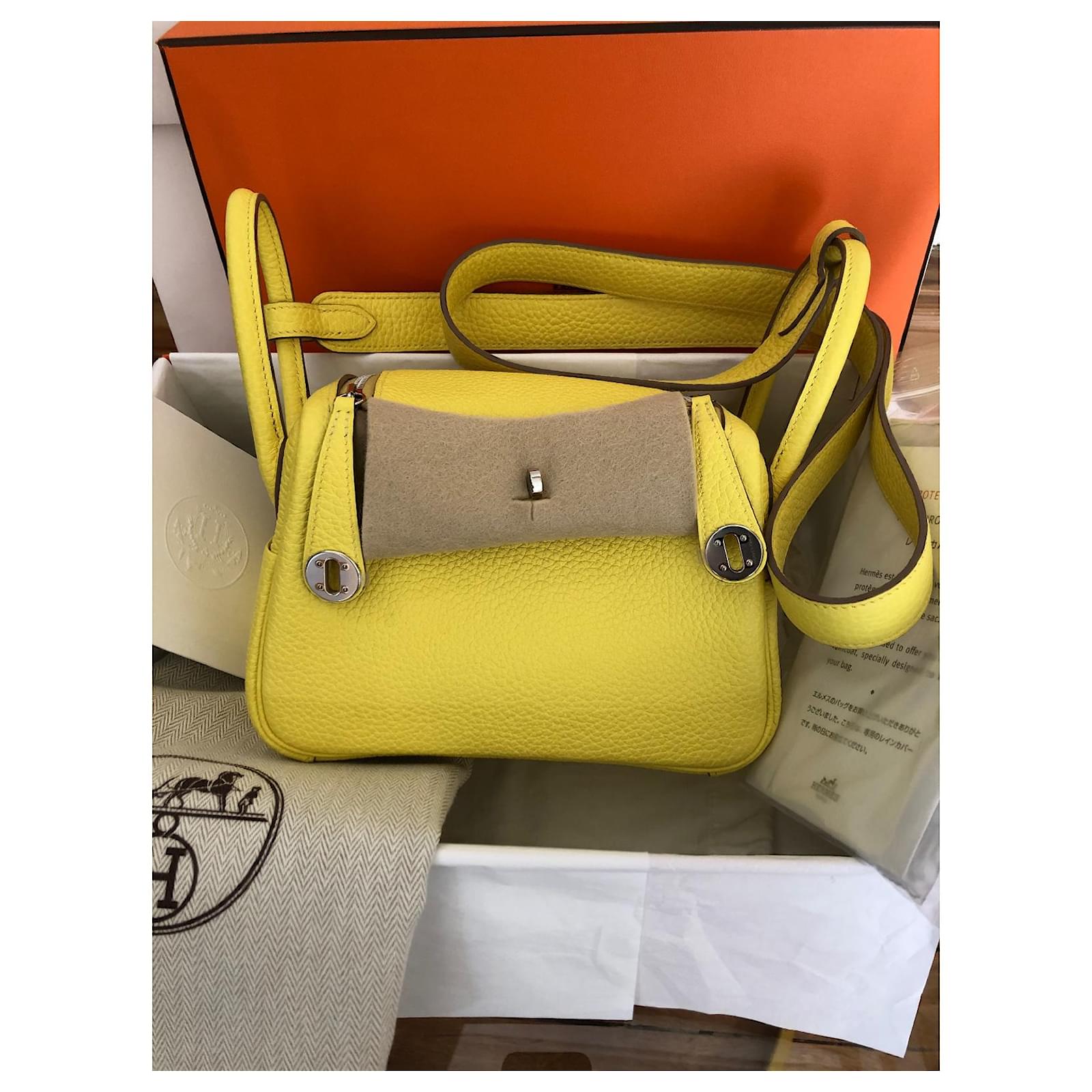 Hermès mini Lindy in Clemence bullcalf leather Yellow ref.909968 - Joli ...
