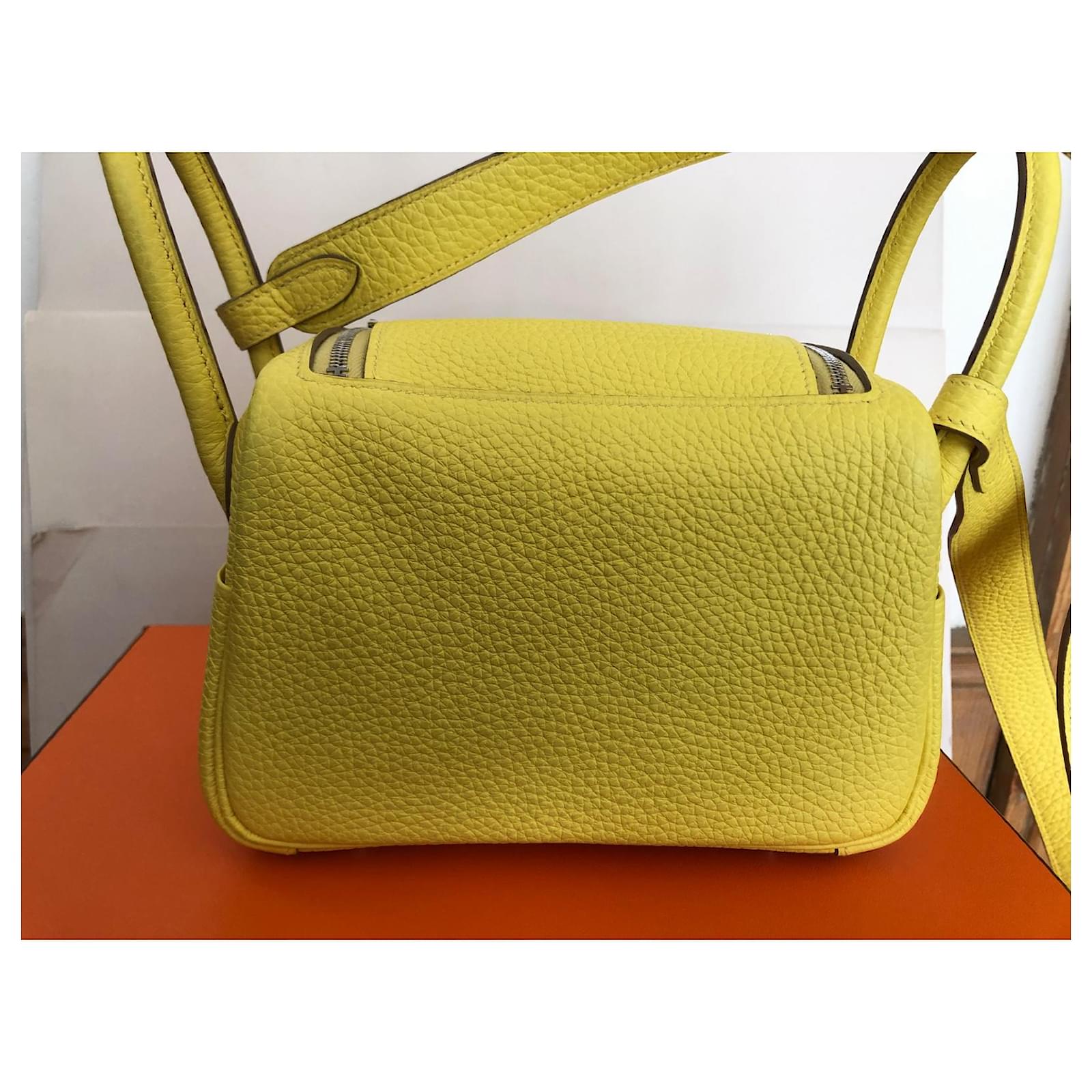 Hermès mini Lindy in Clemence bullcalf leather Yellow ref.909968 - Joli ...