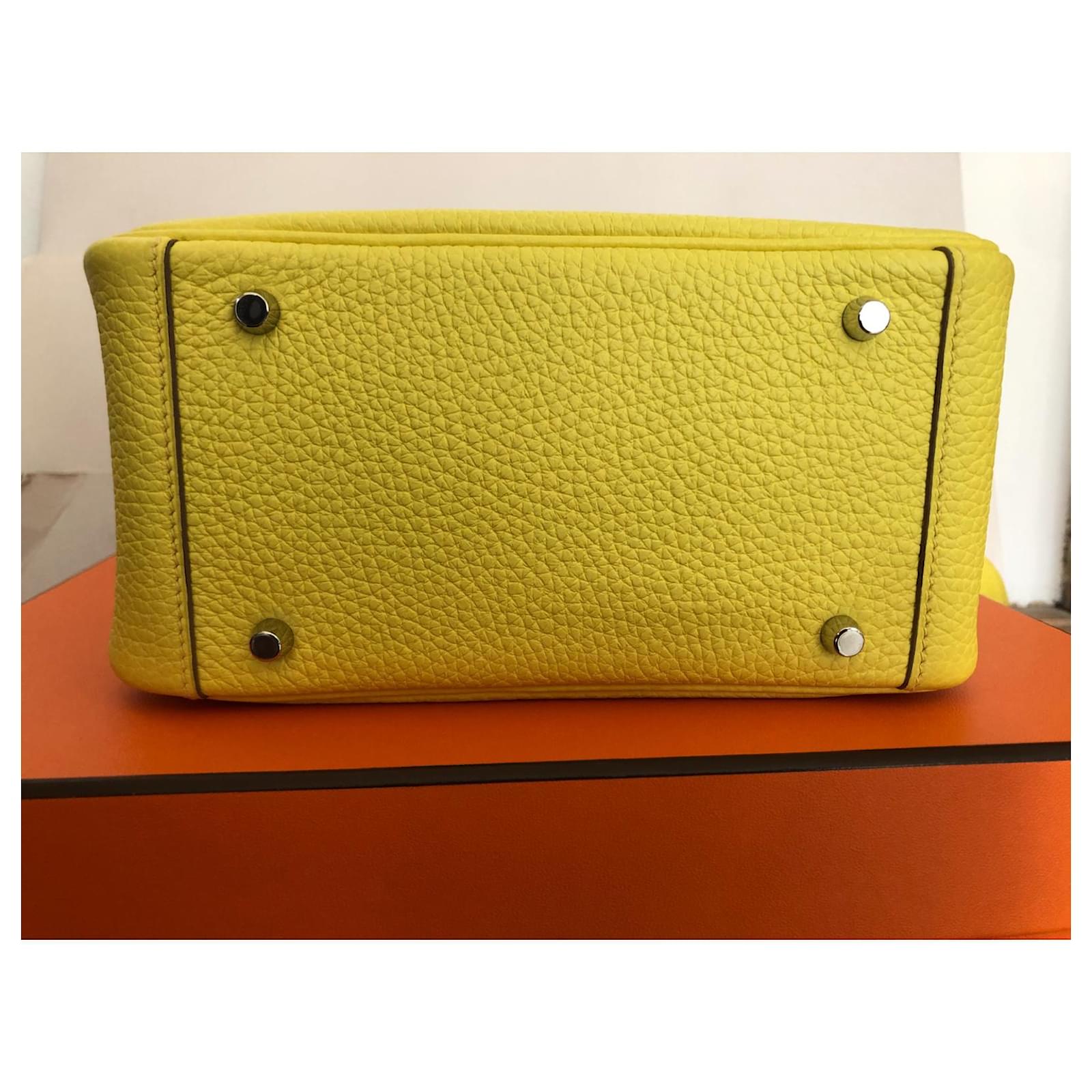 Hermès mini Lindy in Clemence bullcalf leather Yellow ref.909968 - Joli ...