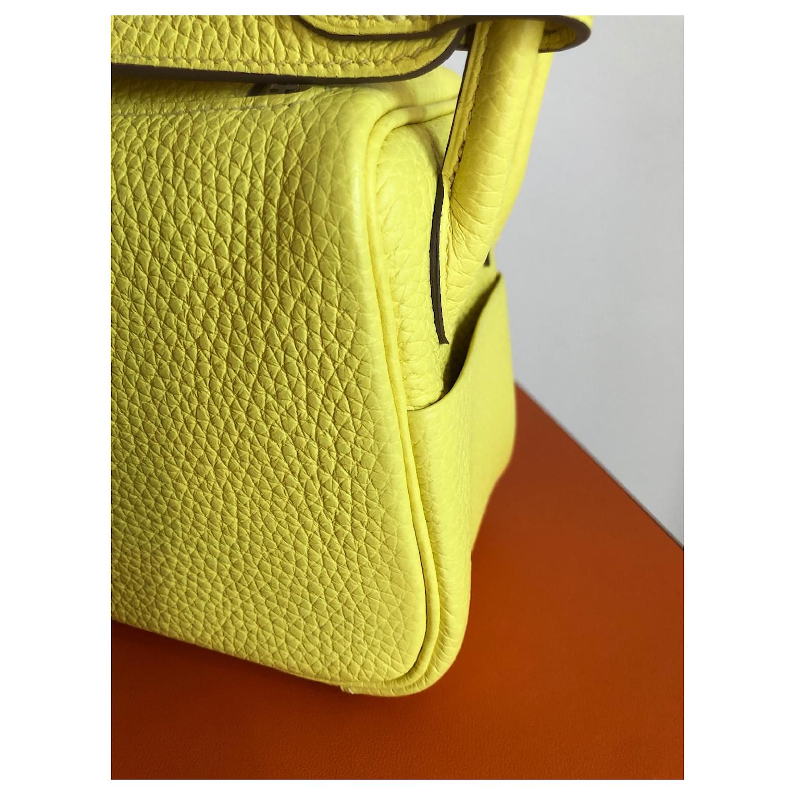 Hermès mini Lindy in Clemence bullcalf leather Yellow ref.909968 - Joli ...