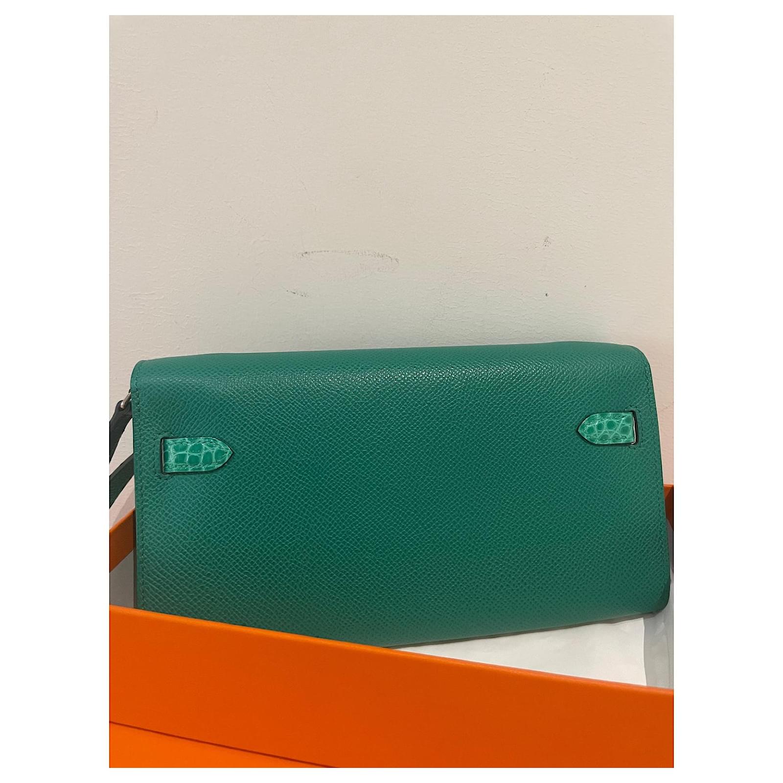 Hermès Kelly to go Green Leather ref.912415 - Joli Closet