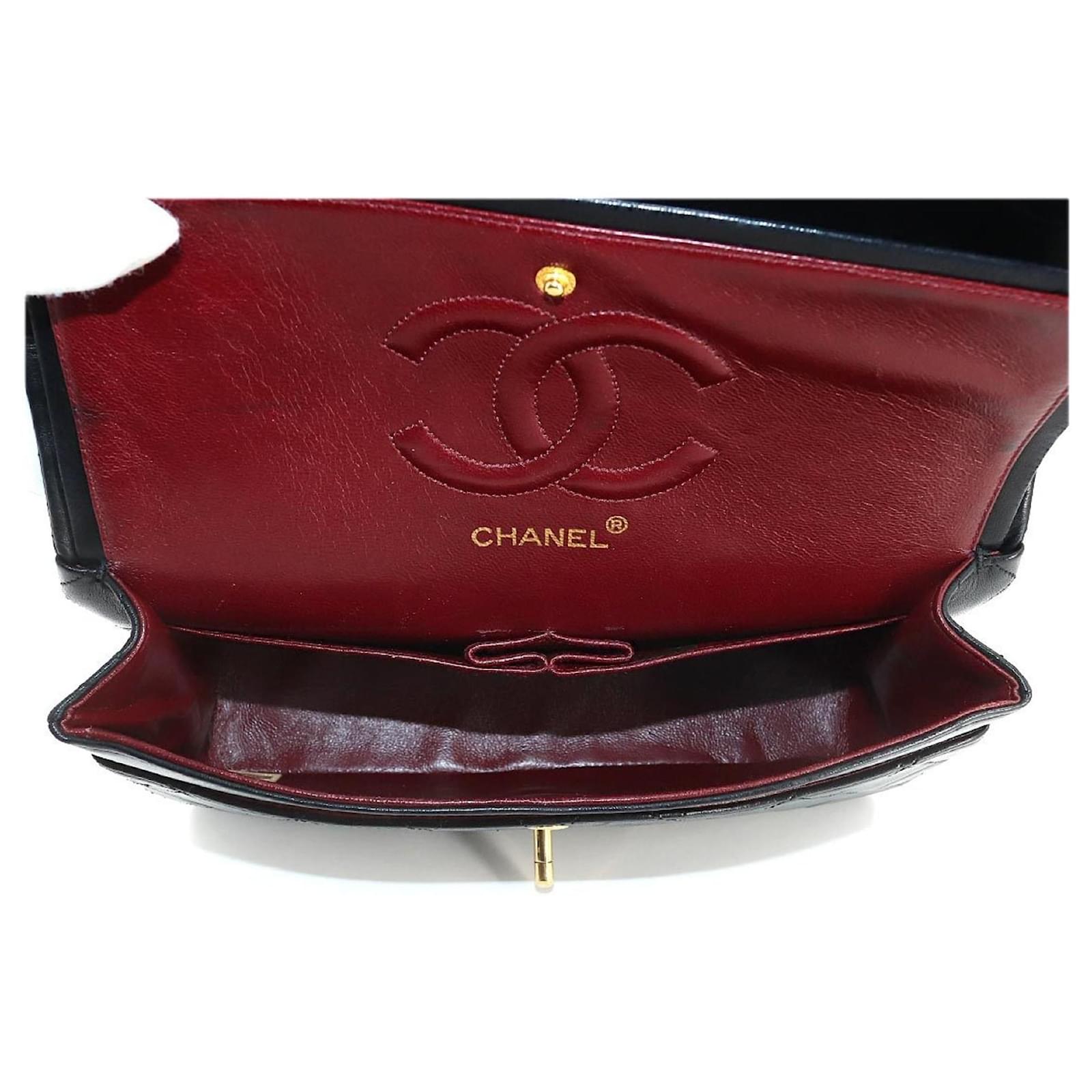 Chanel Timeless Black Leather ref.930815 - Joli Closet