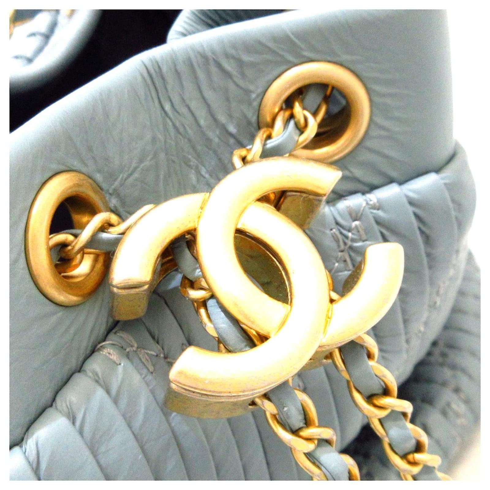 Chanel V-Stich Blue Leather ref.932074 - Joli Closet