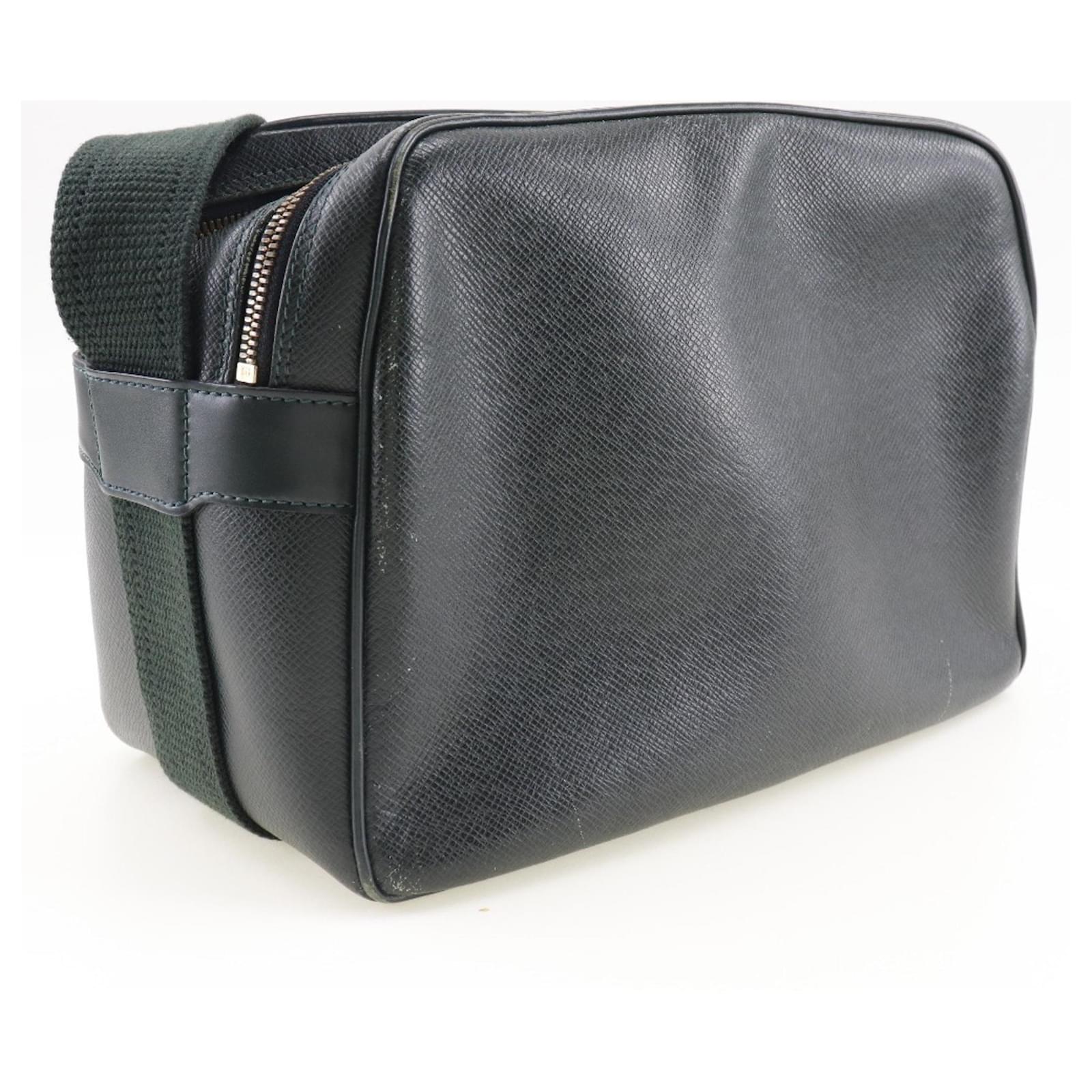 Louis Vuitton Reporter Black Leather ref.933420 - Joli Closet