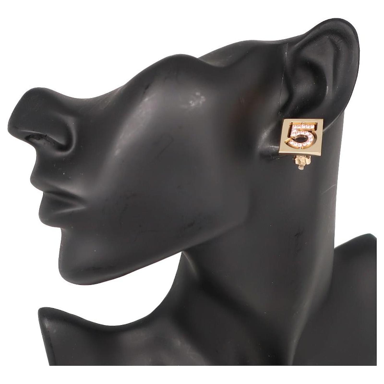 Chanel Plaqué or Doré ref.933869 - Joli Closet