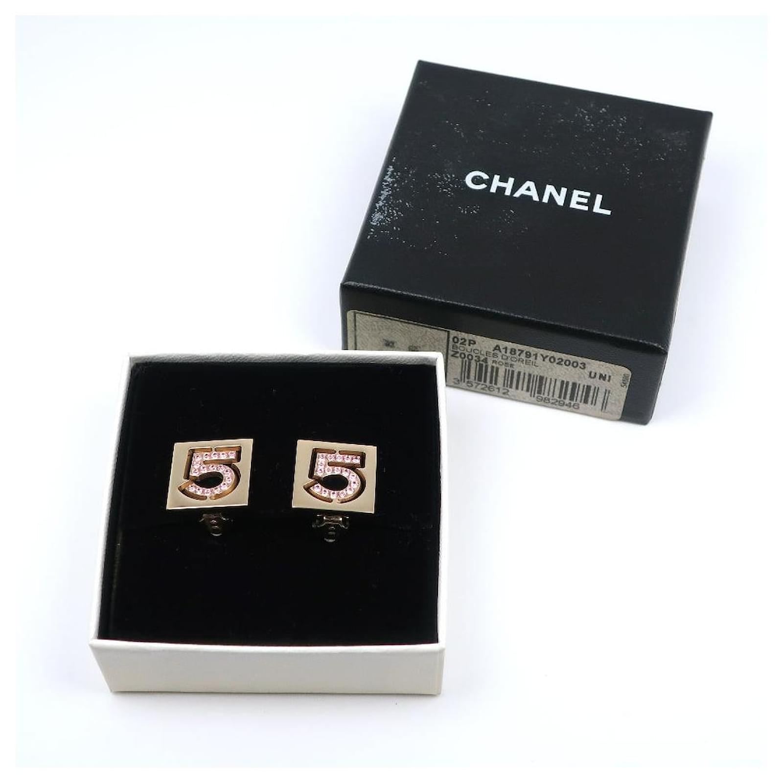 Chanel Plaqué or Doré ref.933869 - Joli Closet
