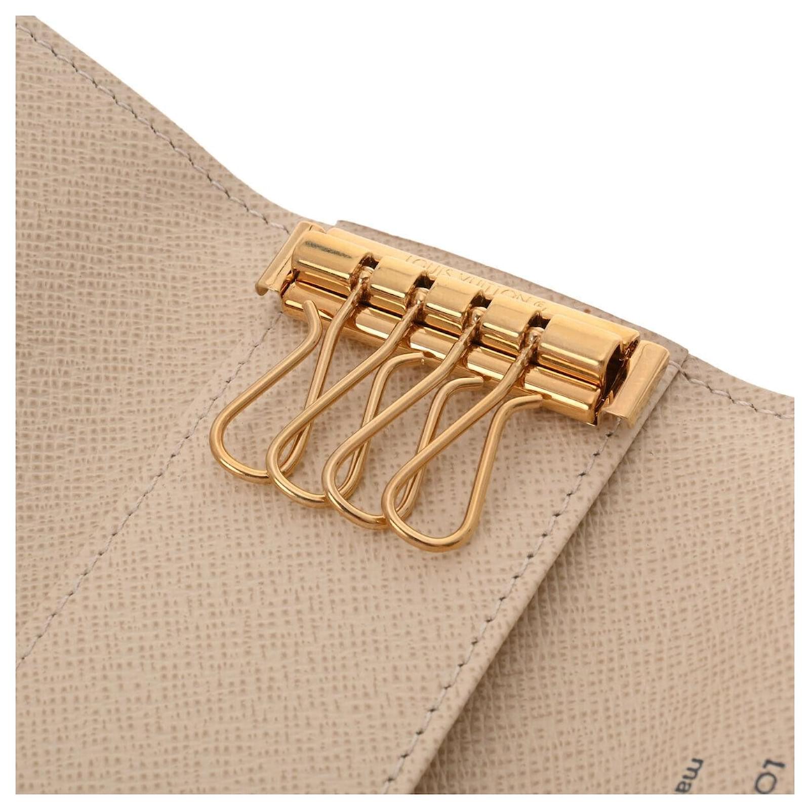 Louis Vuitton 6 key holder White Cloth ref.934875 - Joli Closet
