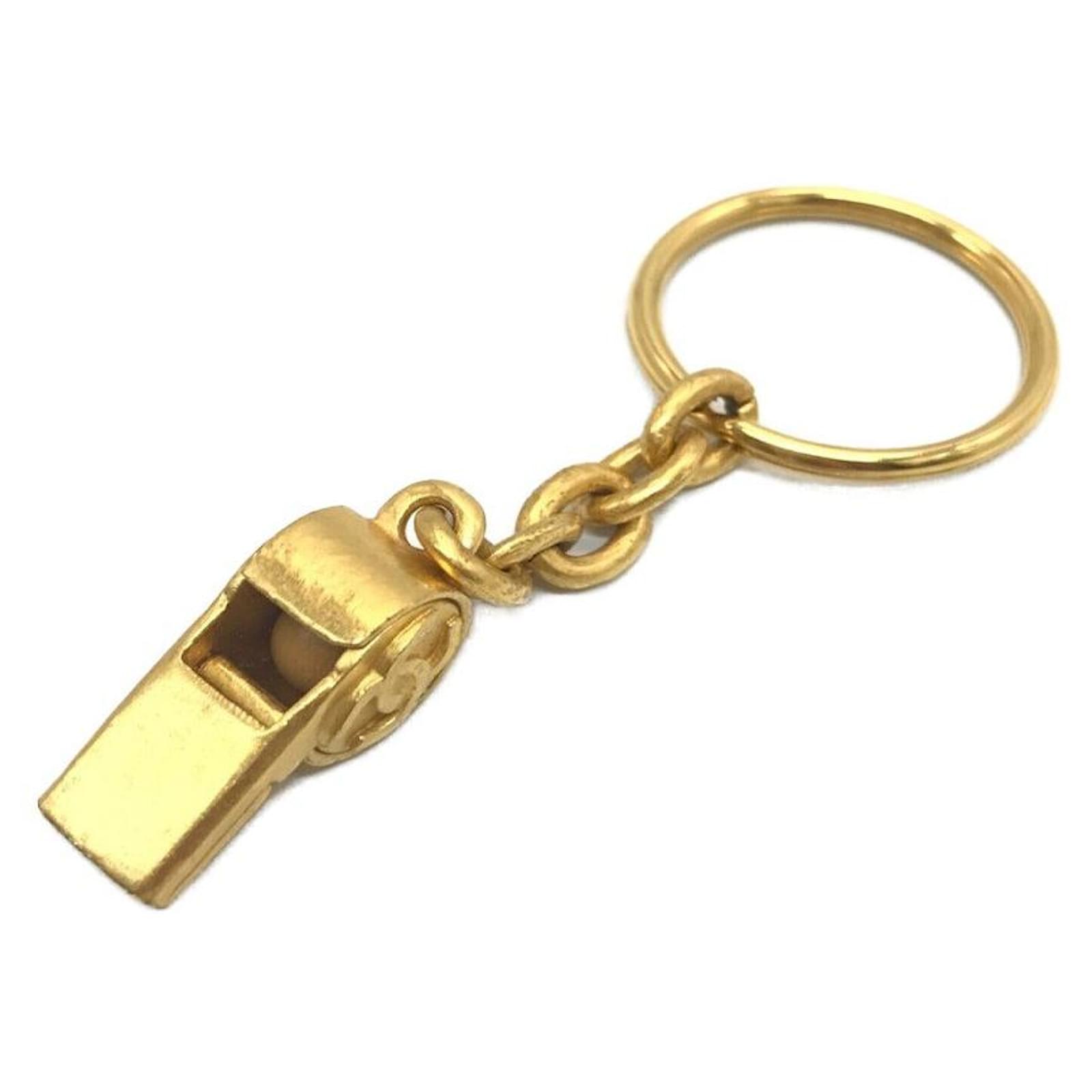 CHANEL Gold Keyring Gold hardware Gold-plated ref.945720 - Joli Closet