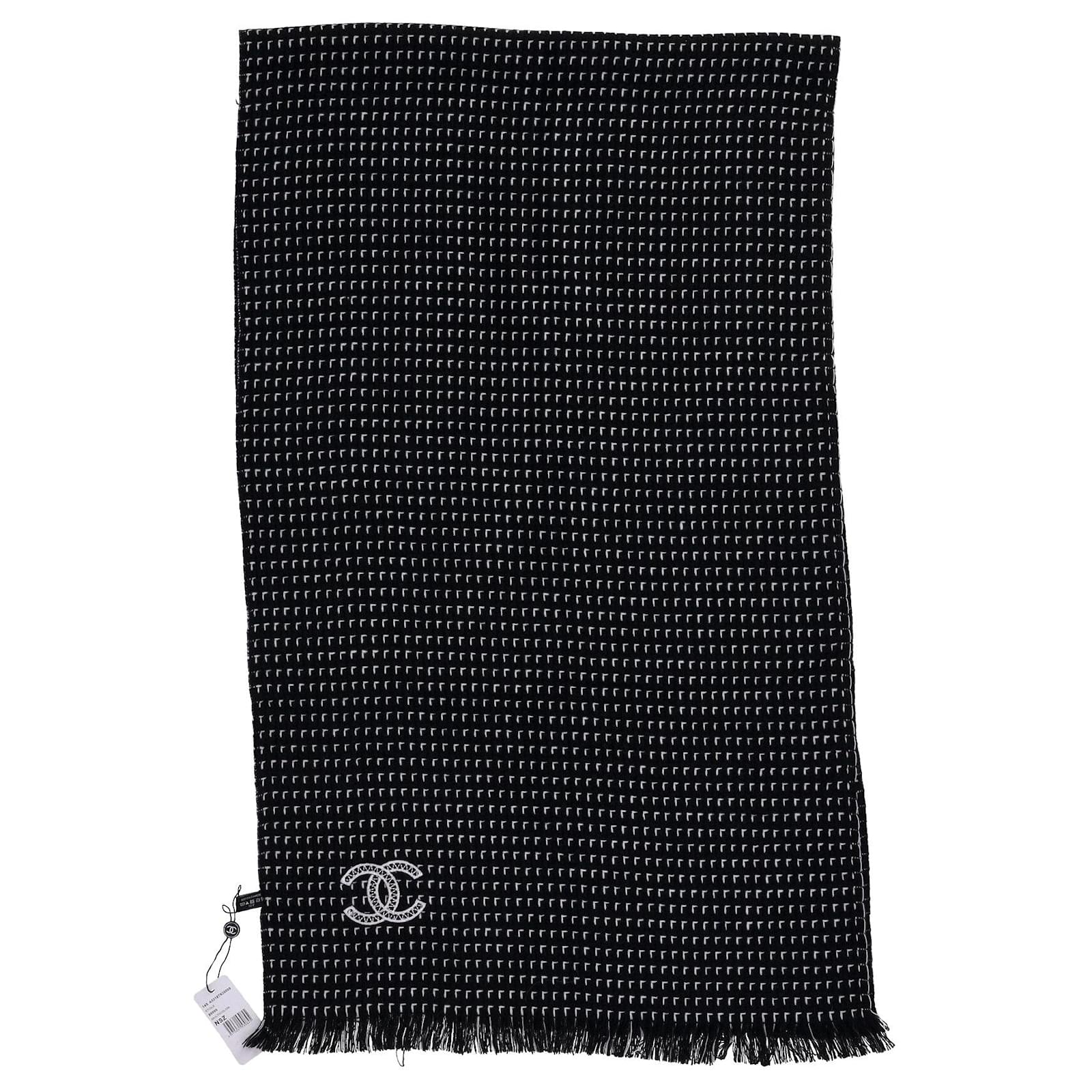 Chanel Fringed Stole in Black Cashmere Wool ref.949015 - Joli Closet