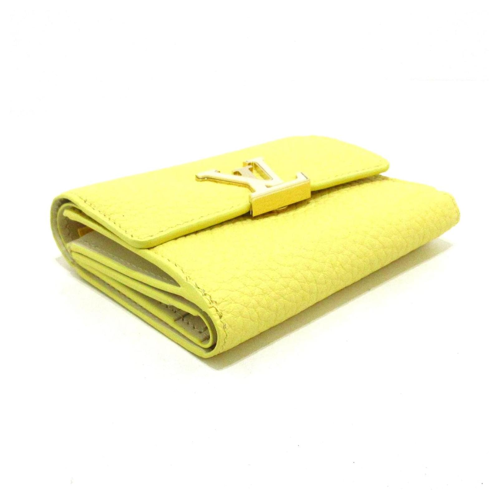 Louis Vuitton Capucines Yellow Leather ref.951008 - Joli Closet