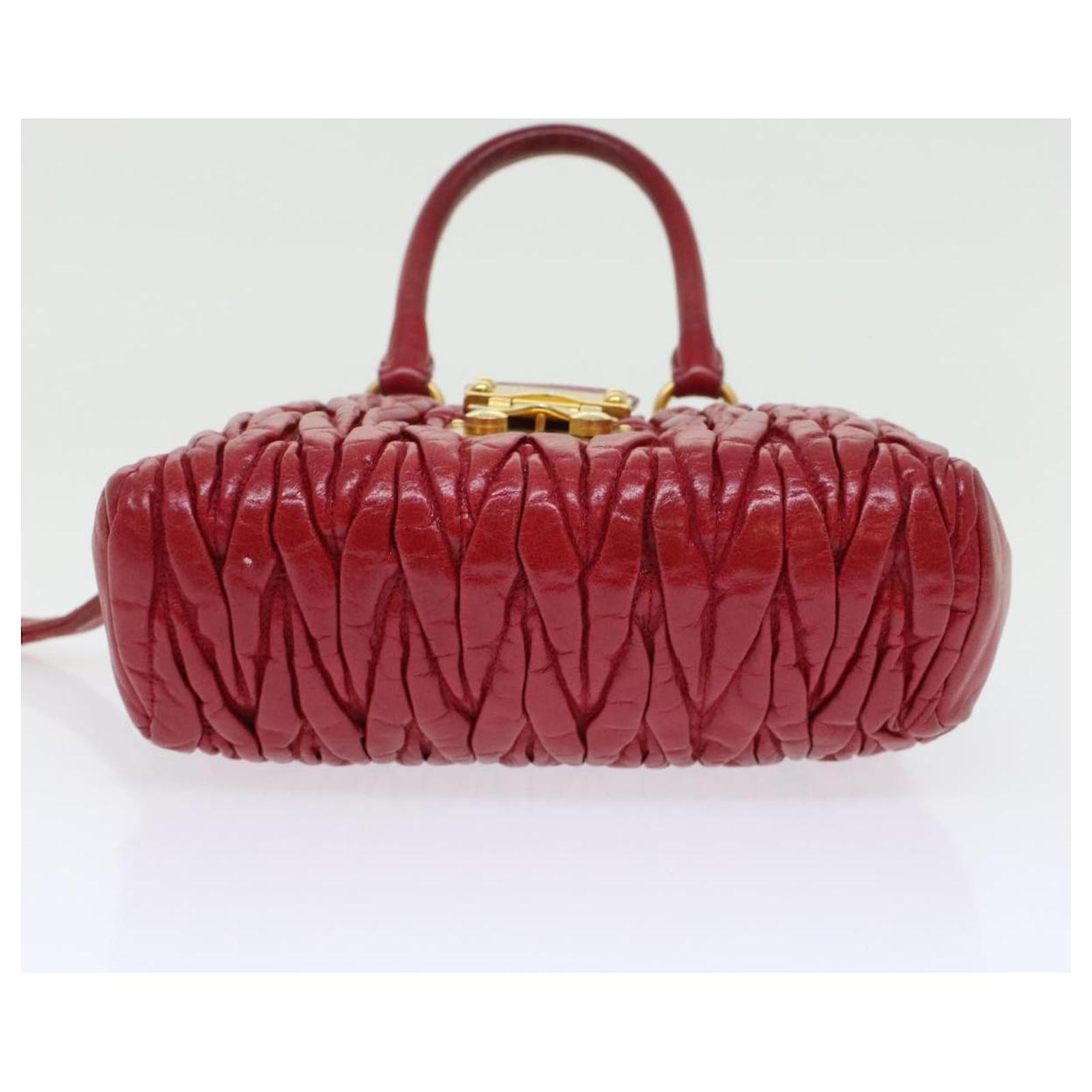 miu miu Red Leather ref.968008 - Joli Closet