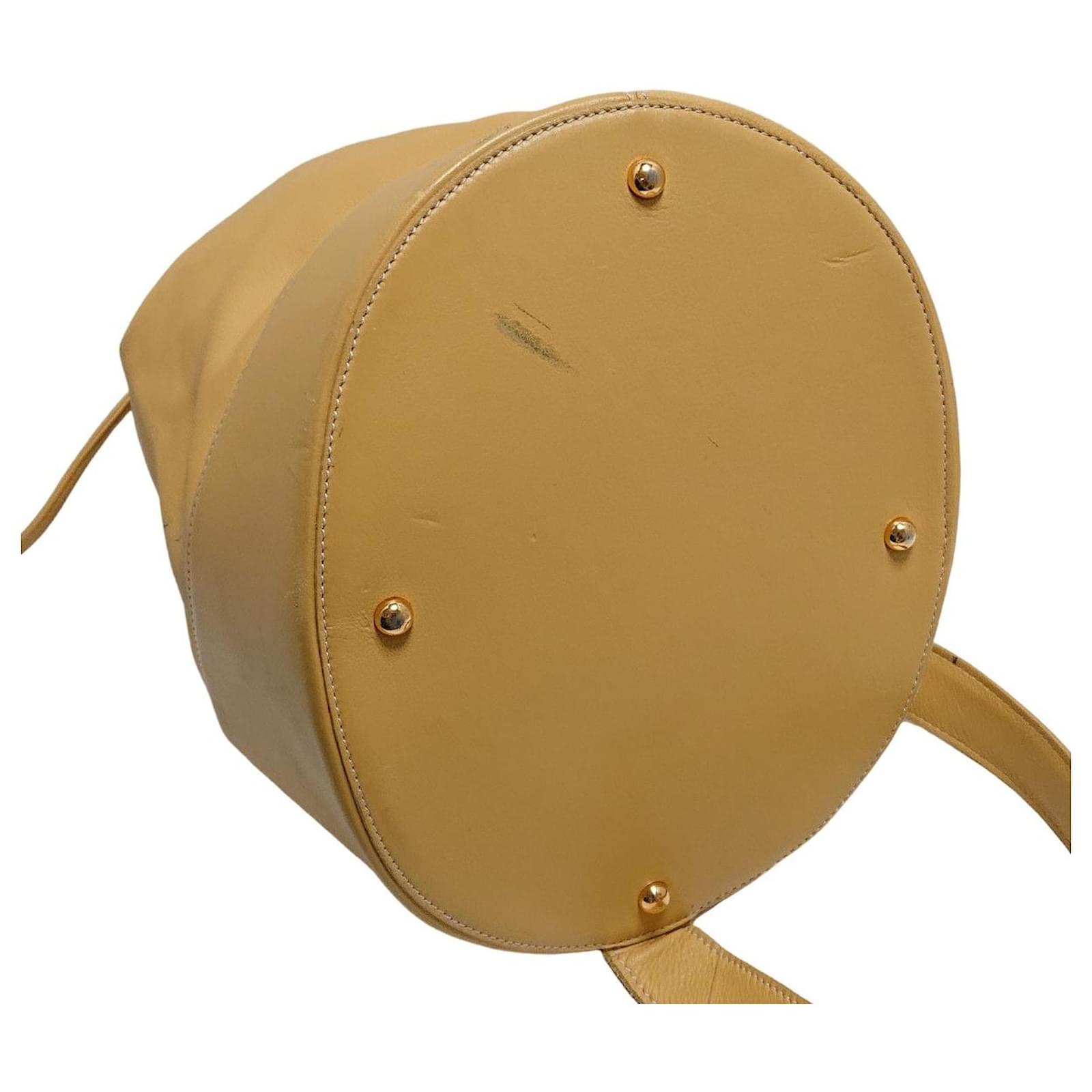Loewe Yellow Leather ref.1007232 - Joli Closet