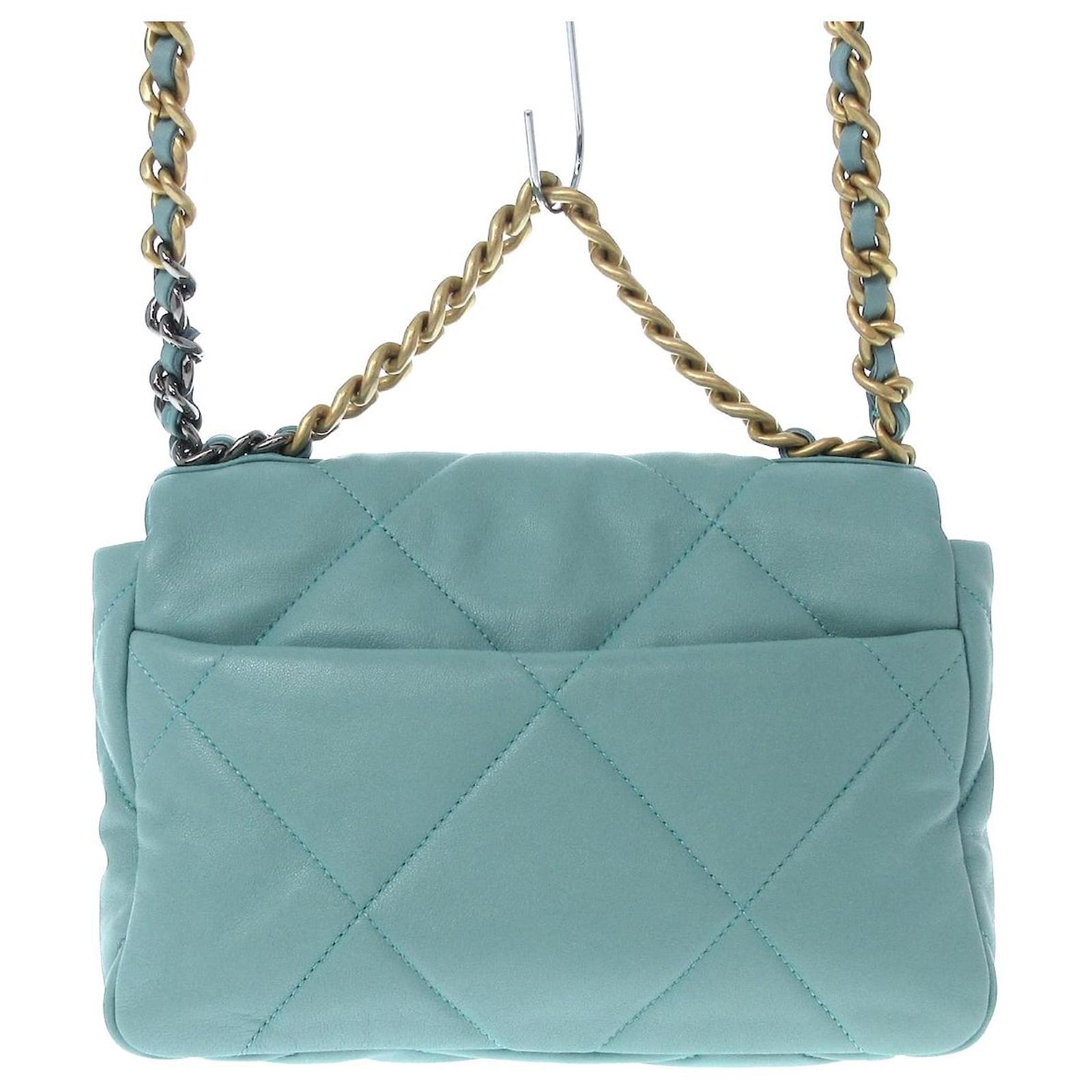 Chanel Chanel 19 Blue Leather ref.972311 - Joli Closet
