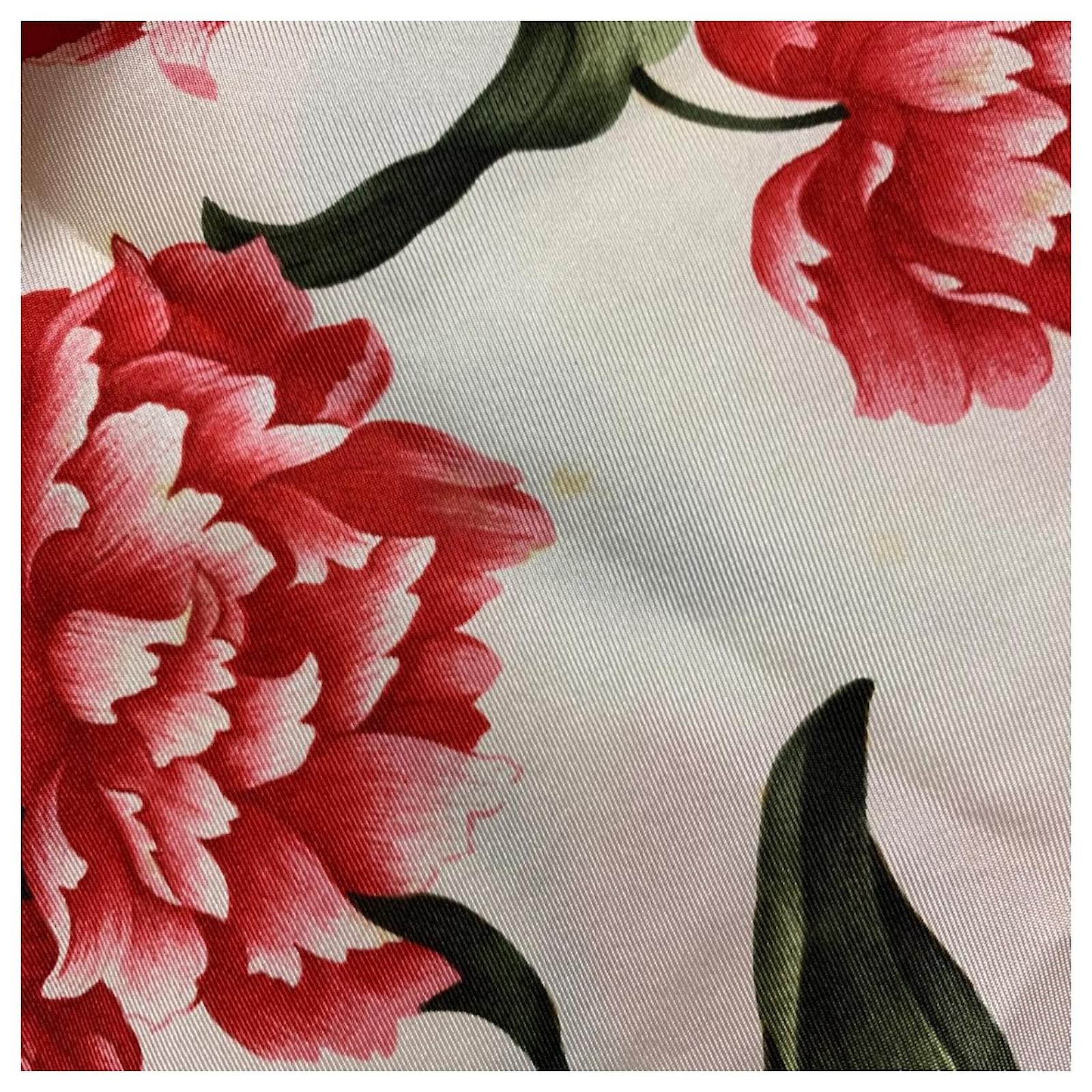 Valentino Garavani Multiple colors Silk ref.973378 - Joli Closet