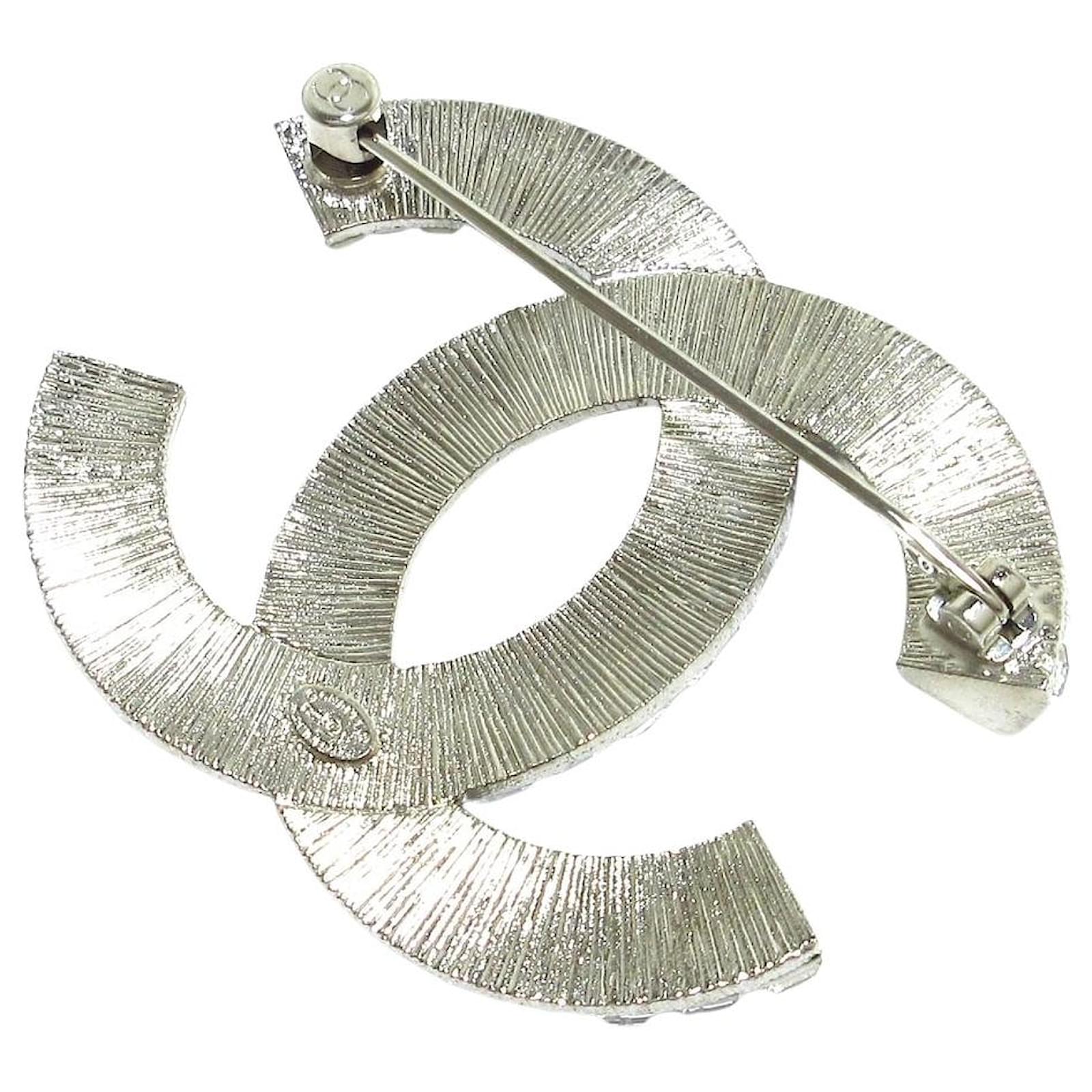 Logo Chanel CC Métal Argenté ref.980662 - Joli Closet