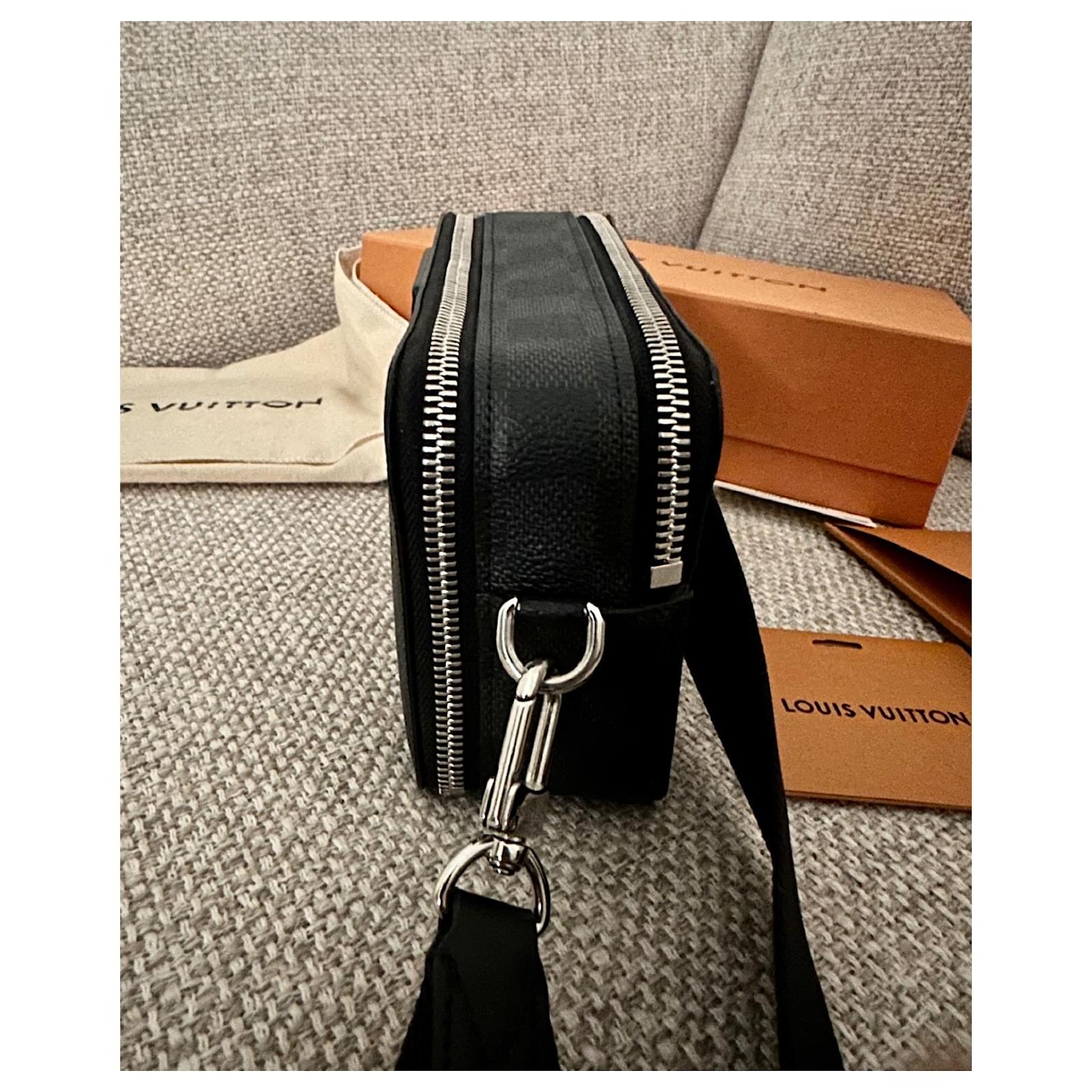 Louis Vuitton Alpha Wearable Monogram men's bag Grey Cloth ref.1019236 ...