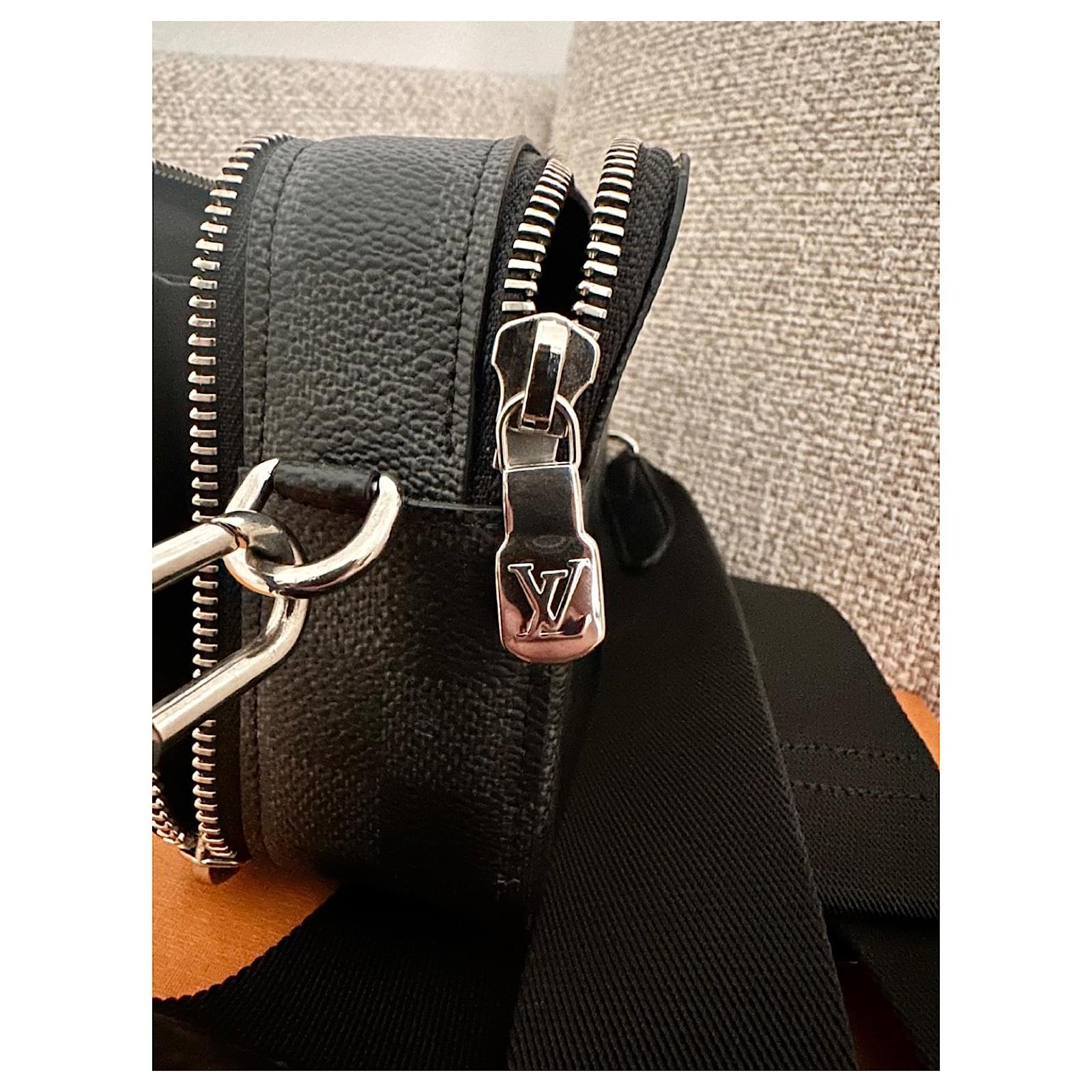 Louis Vuitton Alpha Wearable Monogram men's bag Grey Cloth ref.1019236 ...