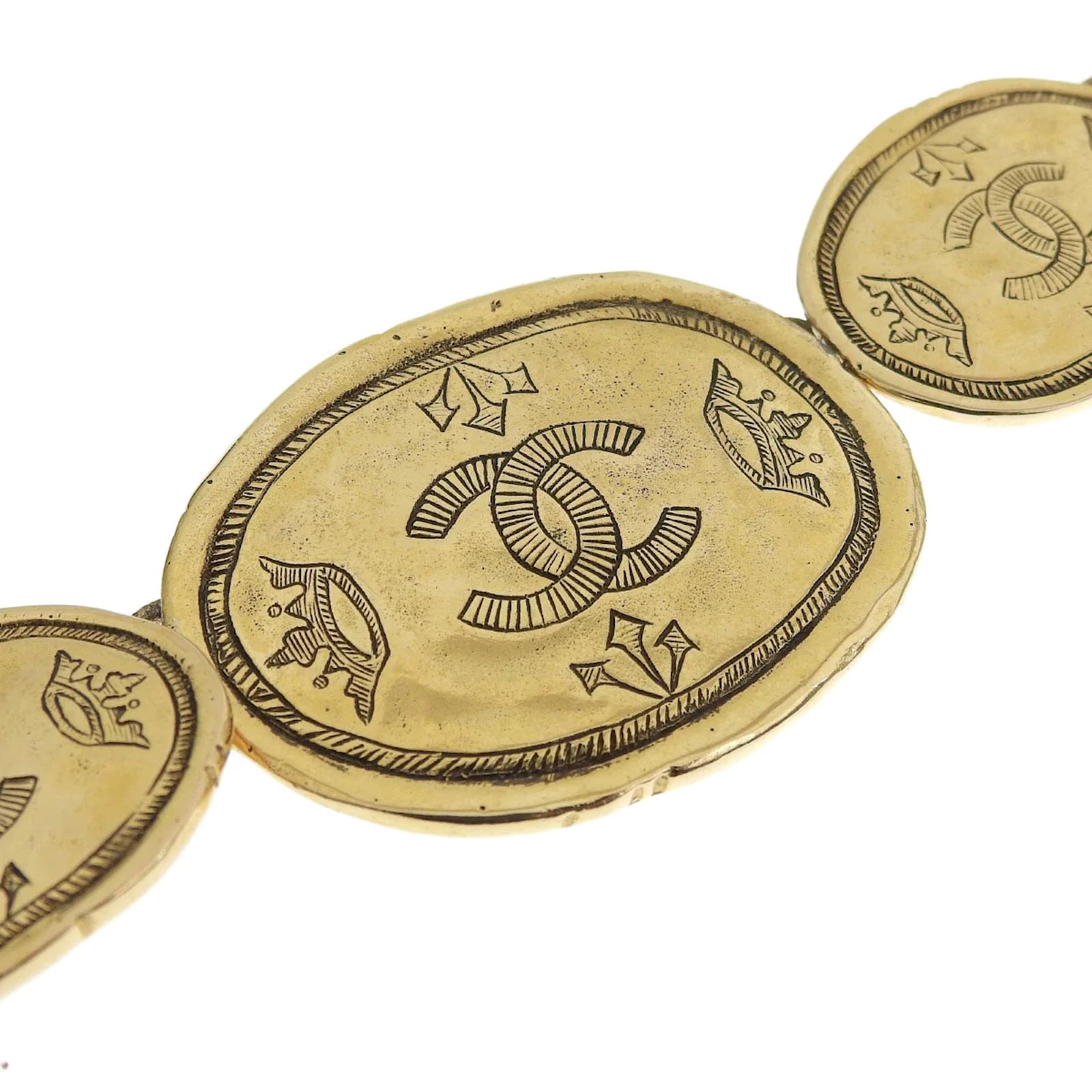 Chanel CC Medallion Plates Collar Necklace Golden Metal ref.1020590 ...