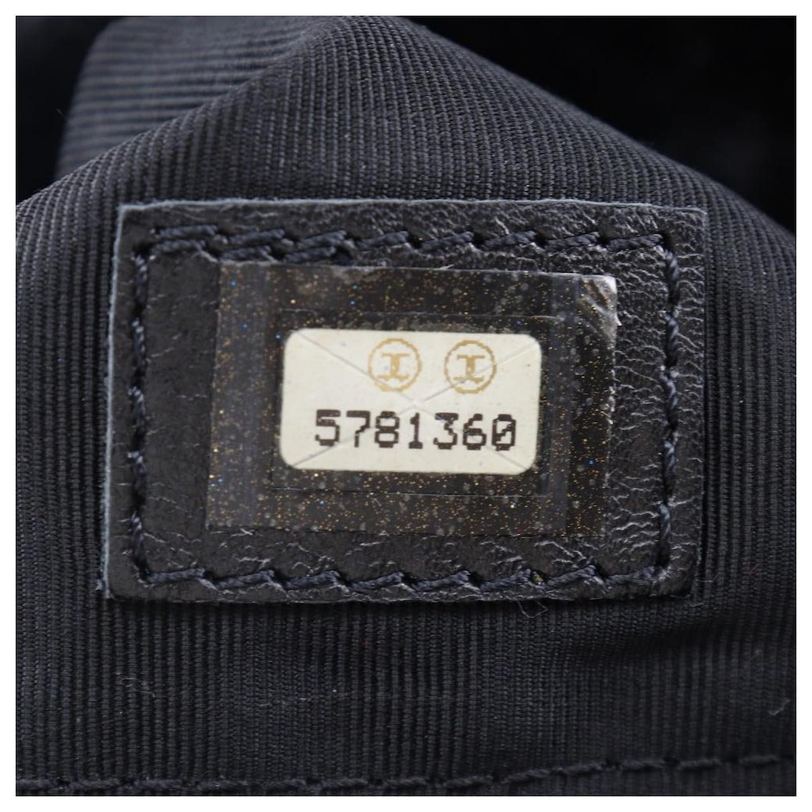 Timeless Chanel Black Leather ref.1028385 - Joli Closet