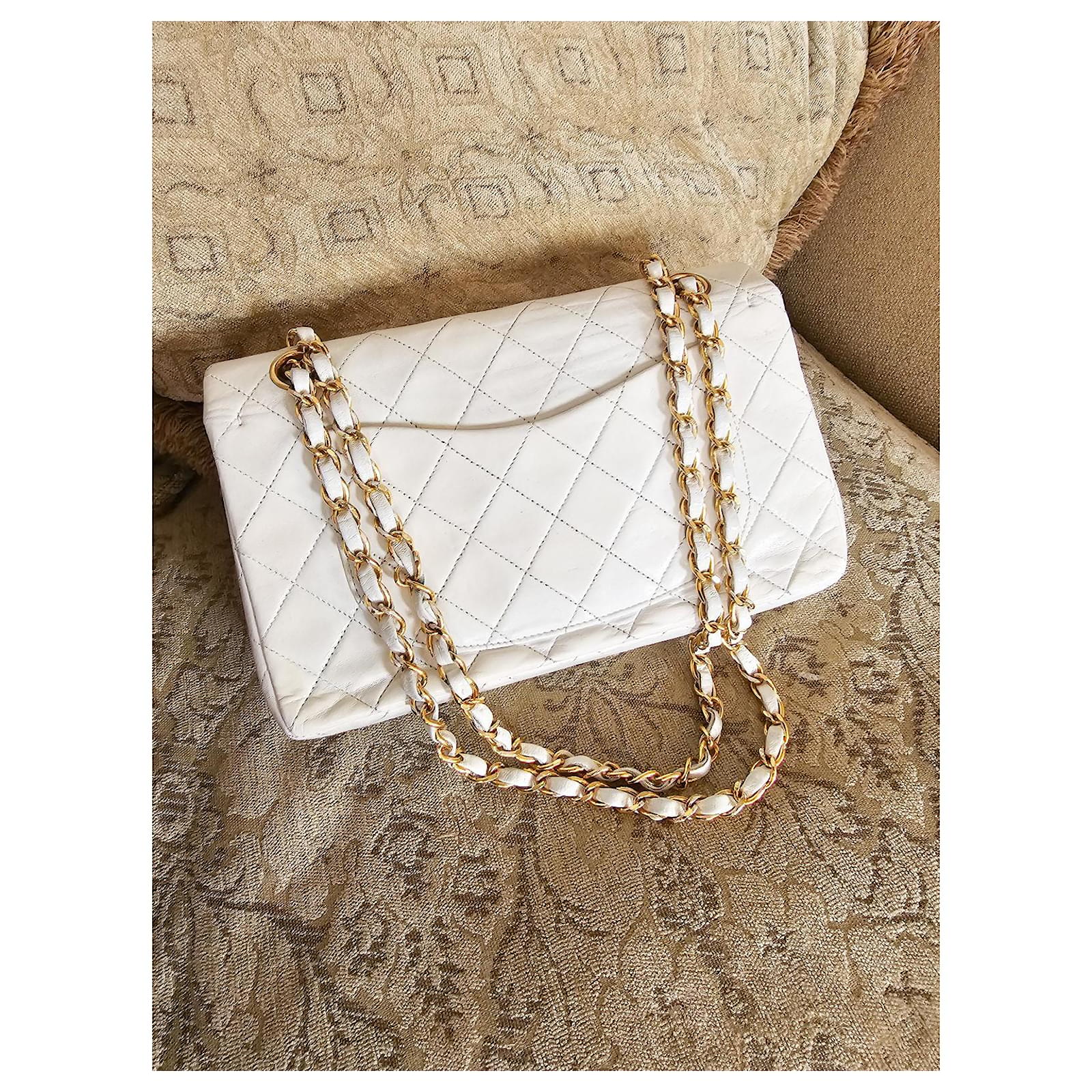 Chanel Timeless Eggshell Leather ref.1030844 - Joli Closet