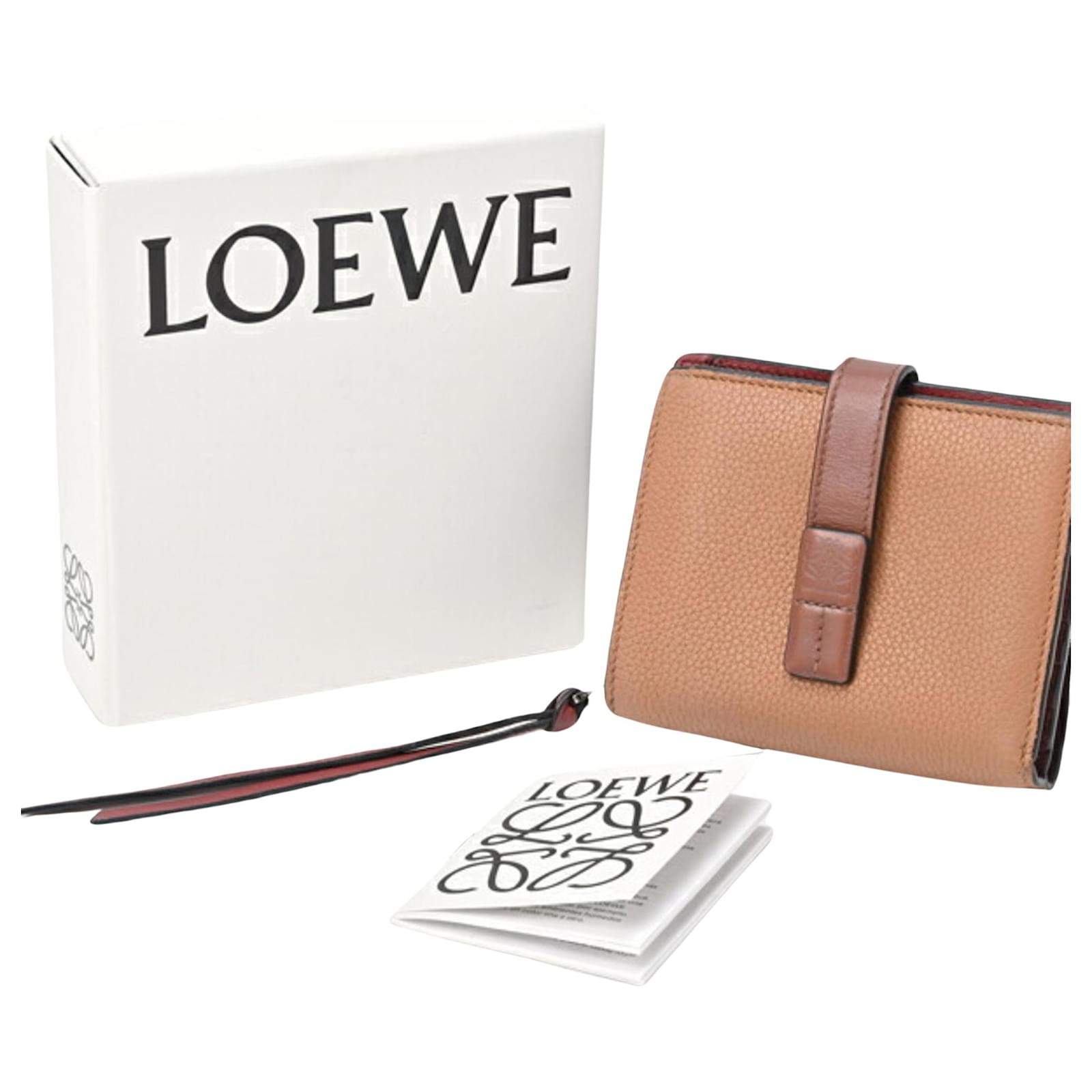 Loewe Compact zip wallet Camel Leather ref.1033884 - Joli Closet