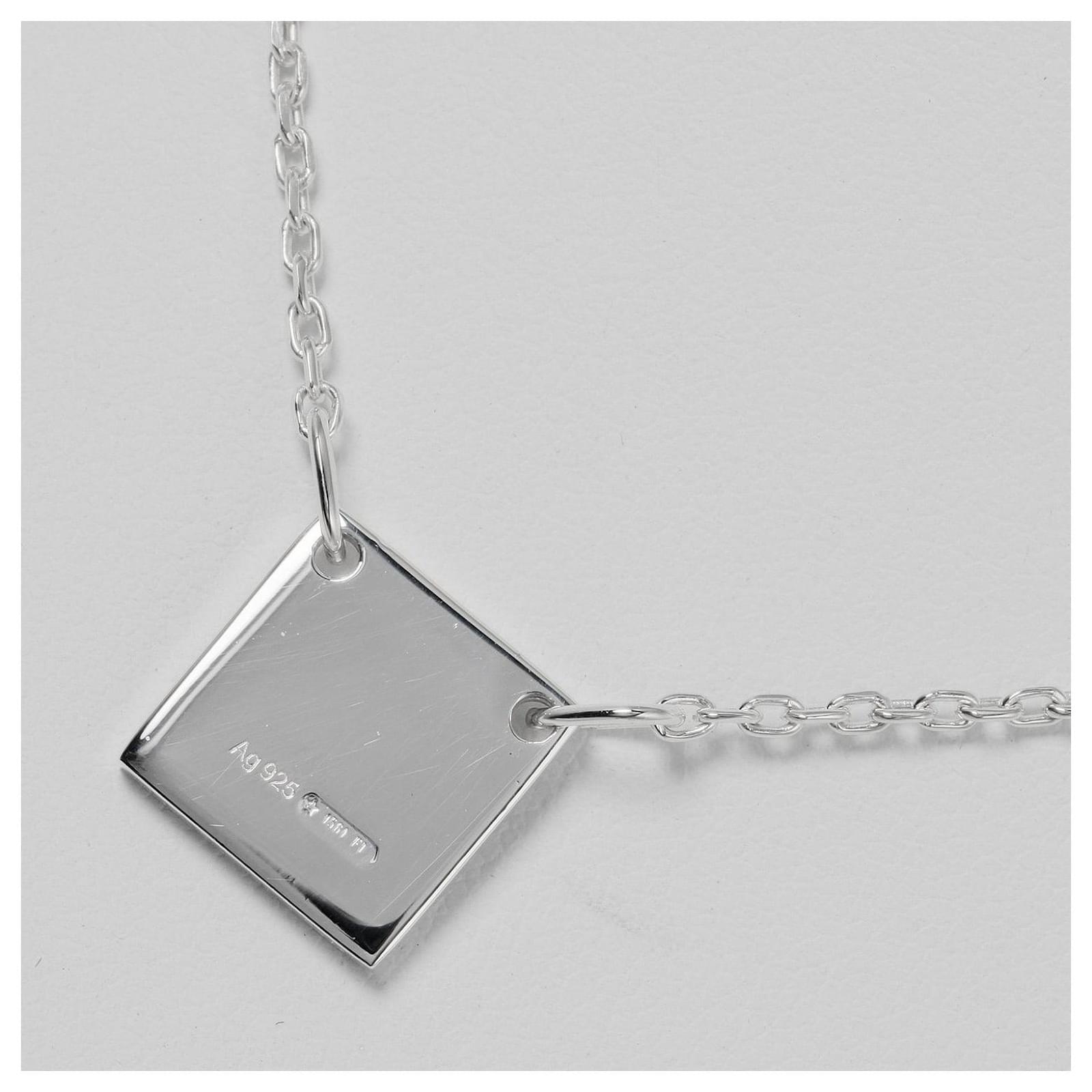 Gucci Logo Plate Silvery Silver ref.1056704 - Joli Closet