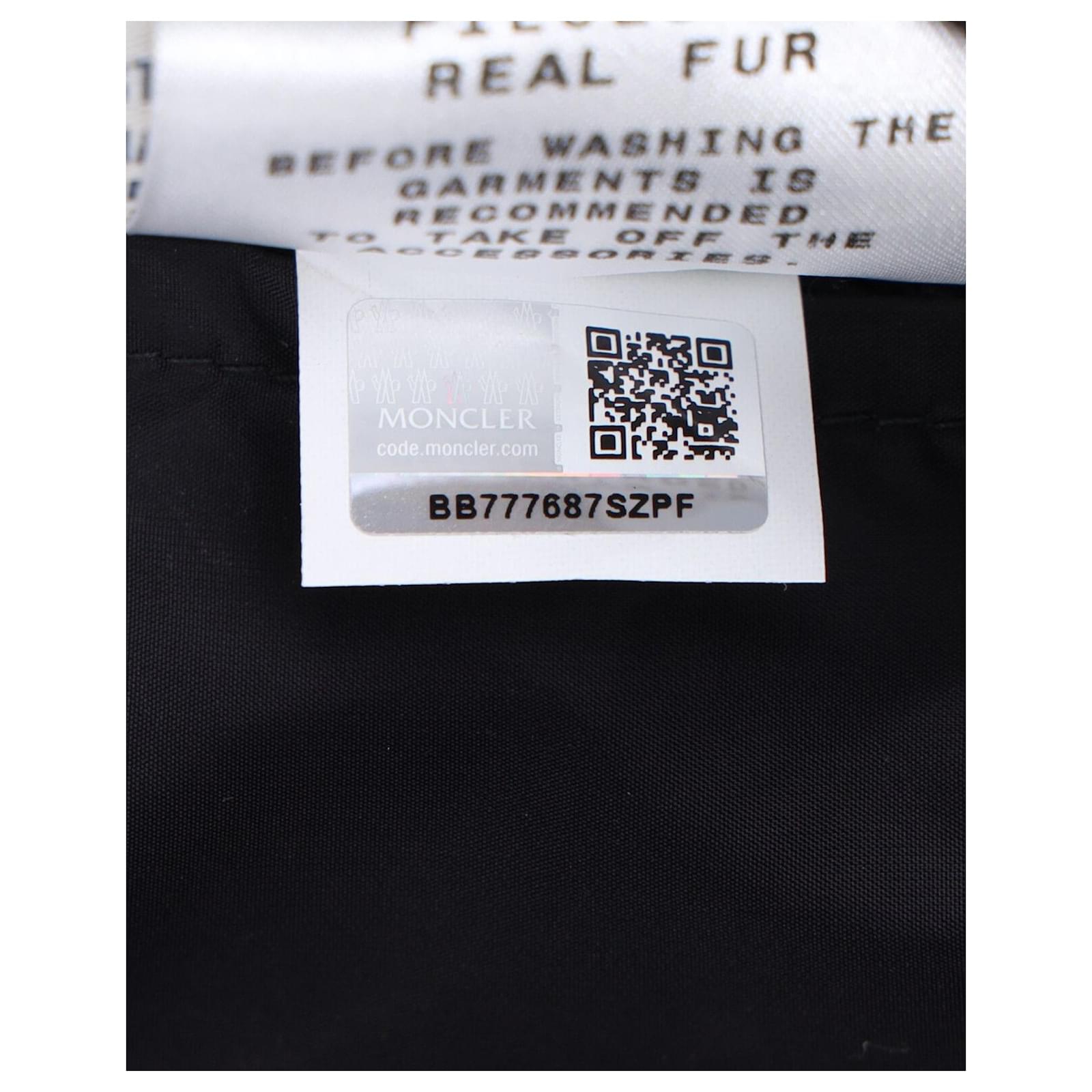 Moncler Chain Link Puffer Jacket in Black Polyamide Nylon ref.1057556 ...