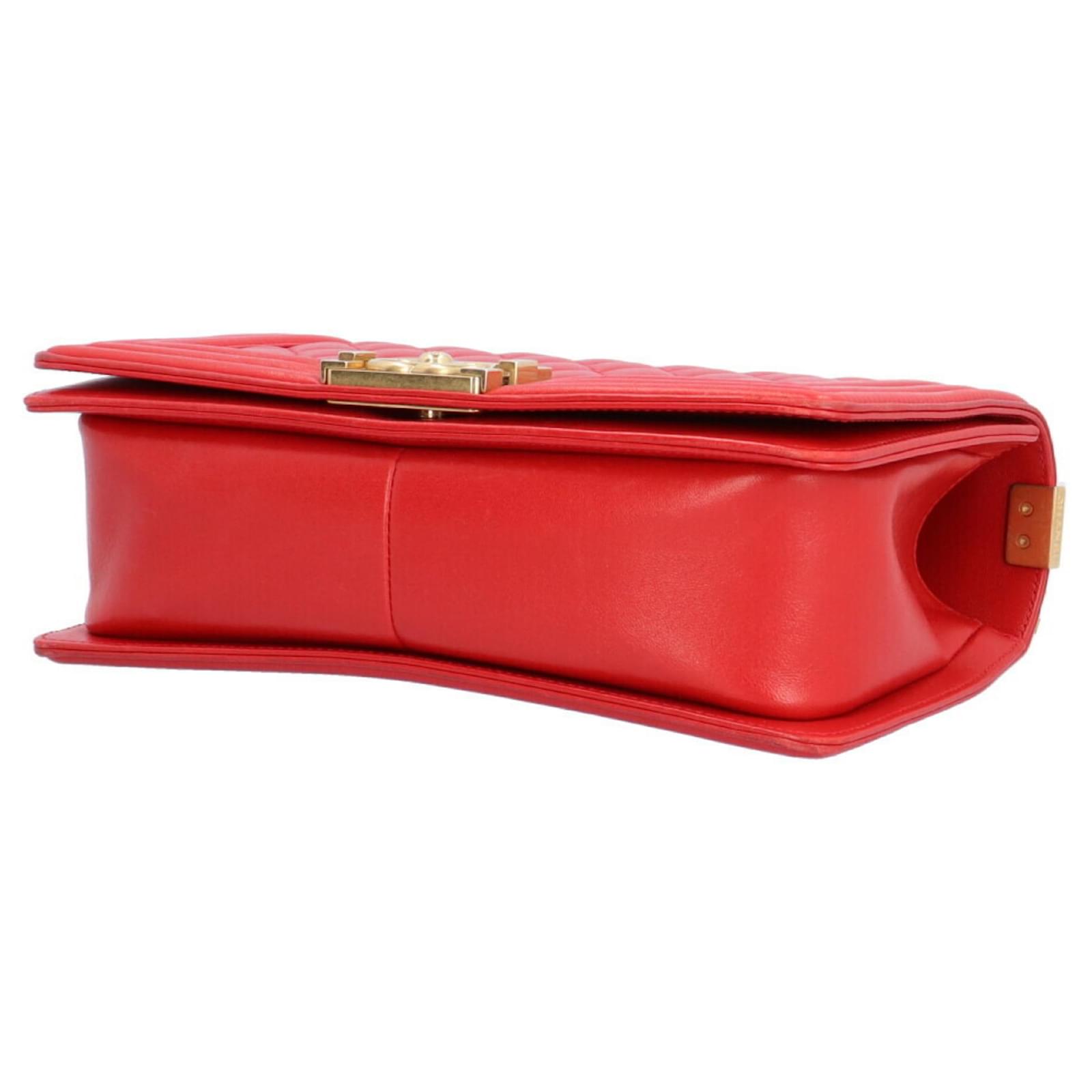 Chanel Boy Red Leather ref.1059933 - Joli Closet