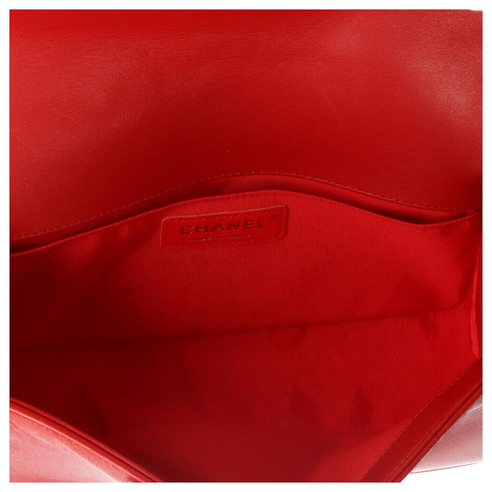 Chanel Boy Red Leather ref.1059933 - Joli Closet