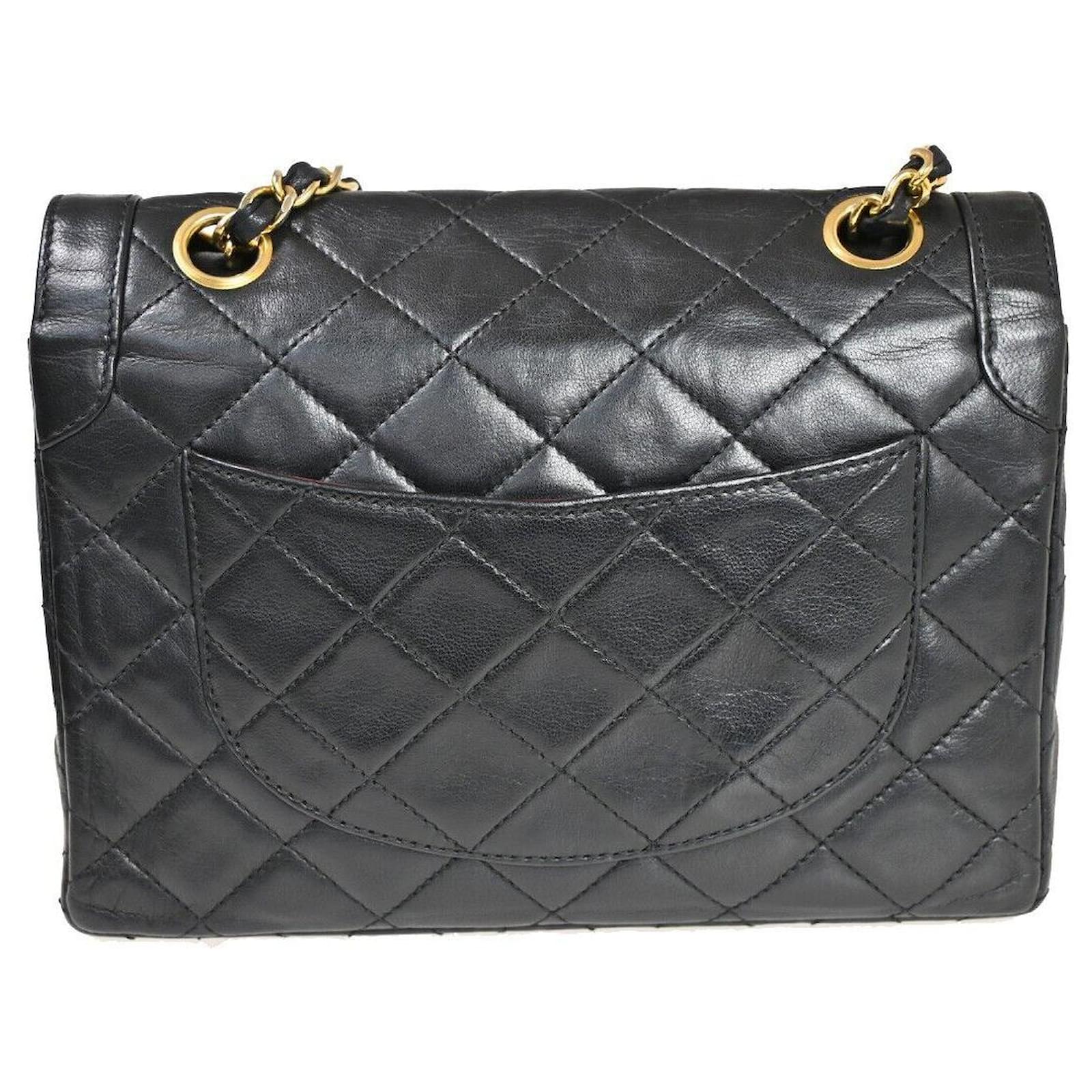 Timeless Chanel Matelassé Black Leather ref.1083757 - Joli Closet