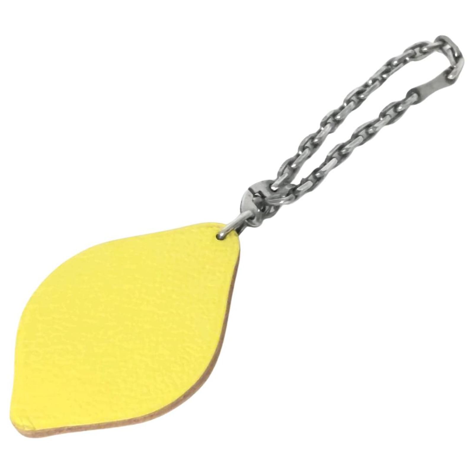 Hermès Fruit key chain Yellow Leather ref.1085385 - Joli Closet