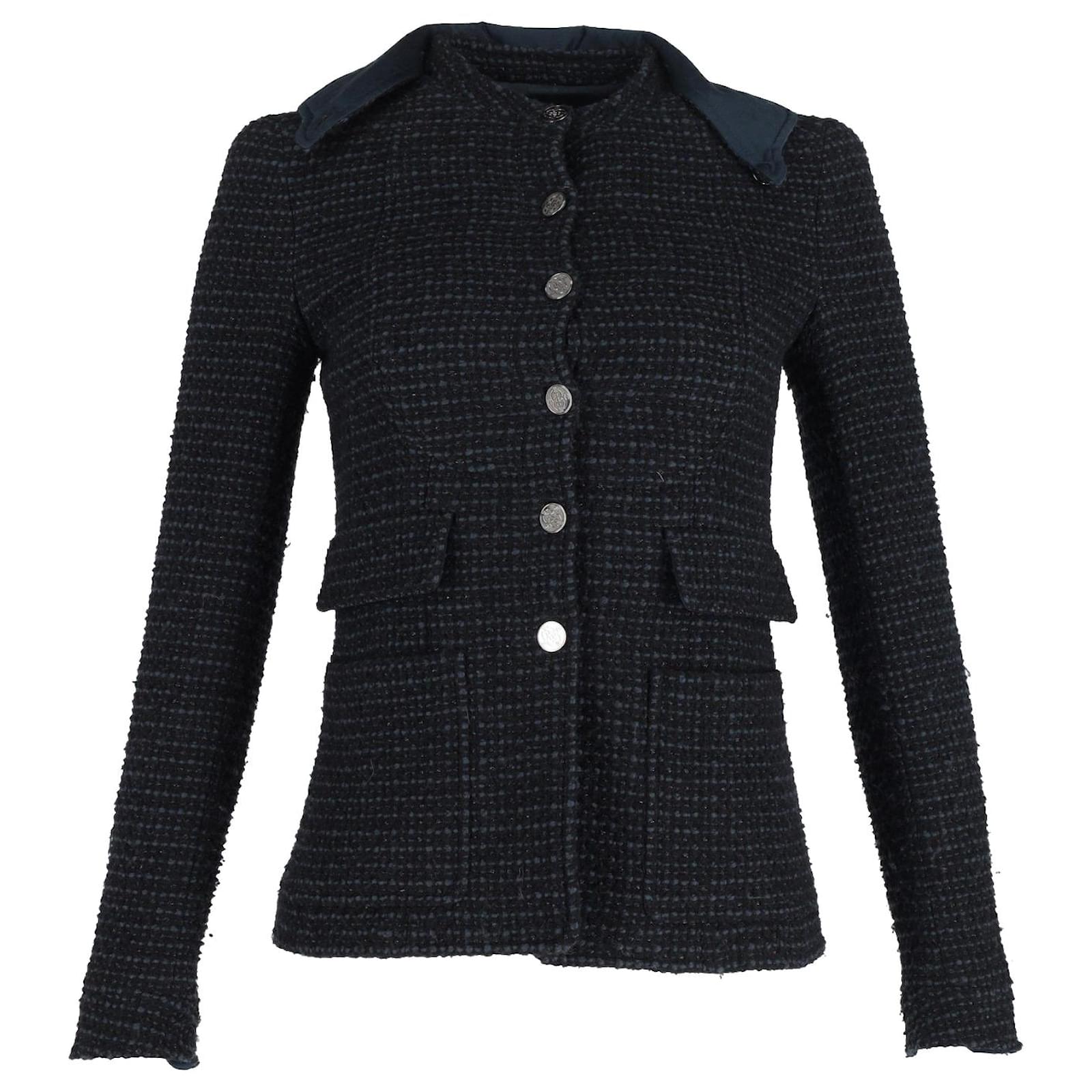 Chanel Boucle Tweed Fitted Jacket with Detachable Collar in Navy Blue ...