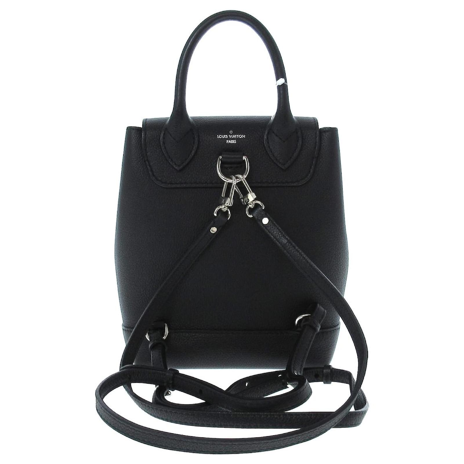 Louis Vuitton Lockme Black Cloth ref.1100372 - Joli Closet