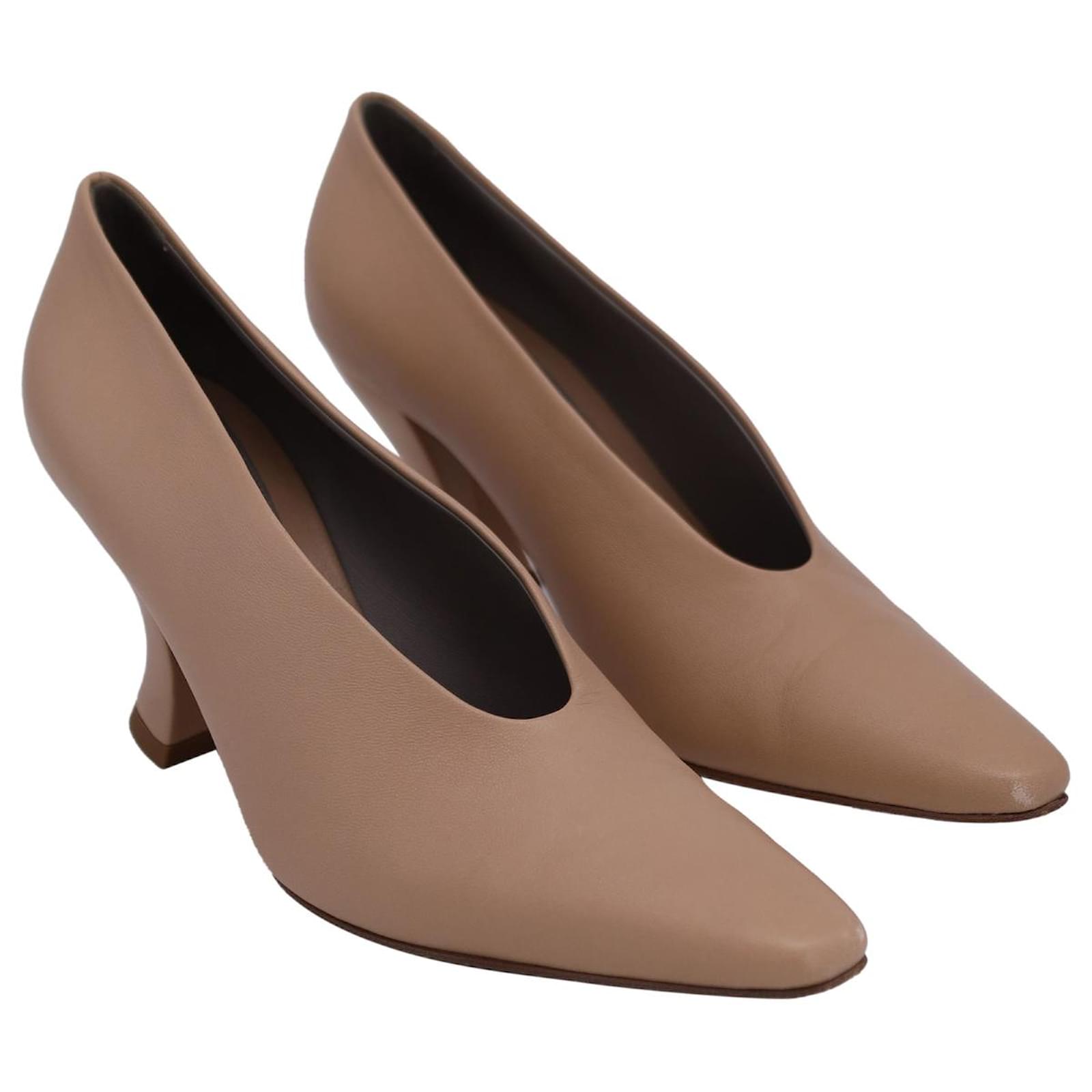 Bottega Veneta Almond Pumps in Beige Lambskin Leather ref.1292684 ...