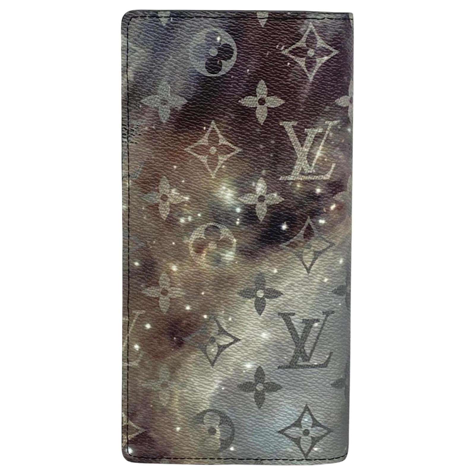 Louis Vuitton Brazza Multiple colors Cloth ref.1548766 - Joli Closet