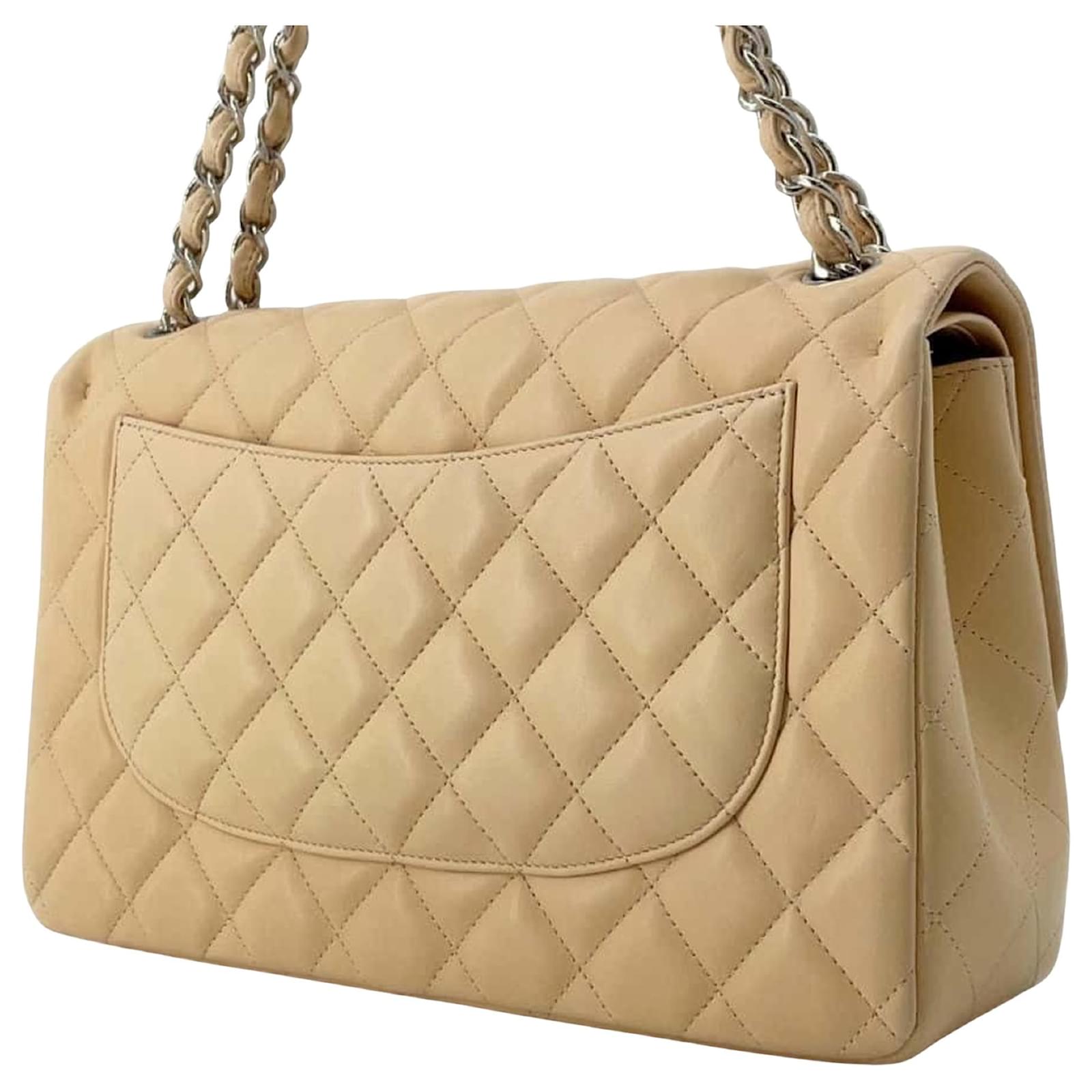 Chanel Timeless Beige Leather ref.1560185 - Joli Closet