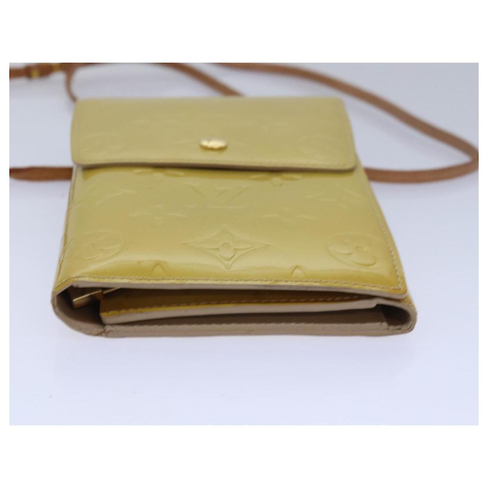 Louis Vuitton Walker Wallet White Leather ref.1602920 - Joli Closet