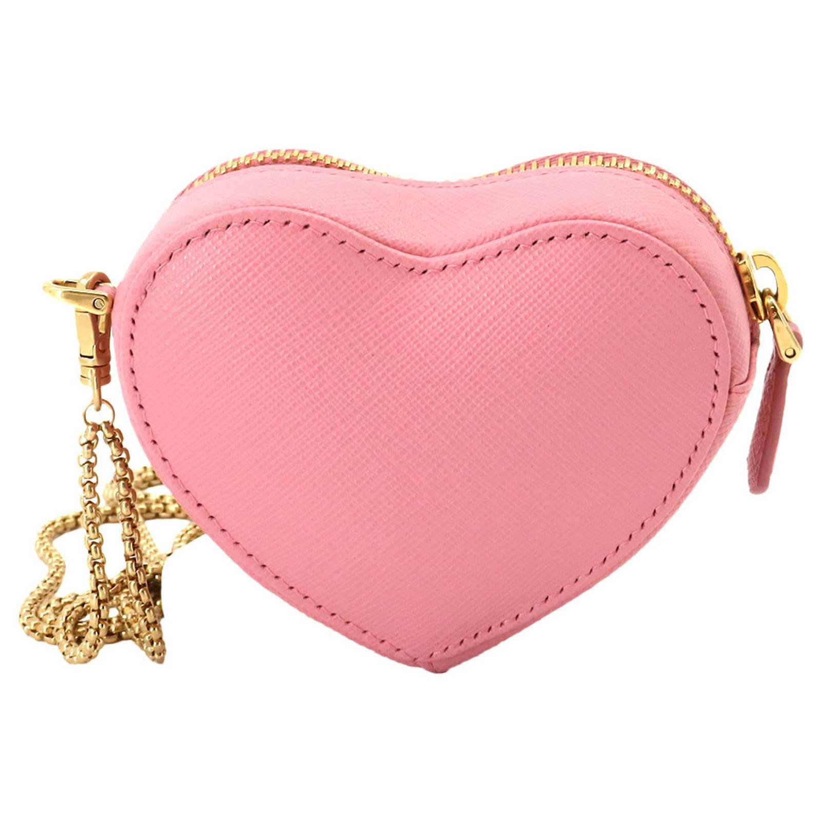 Prada Saffiano Heart Chain Pouch Pink Leather ref.1612609 - Joli Closet