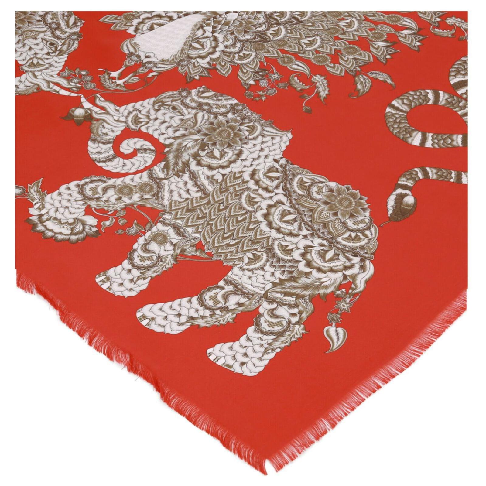 Gucci Elephant Print Scarf Red Silk ref.1628941 - Joli Closet
