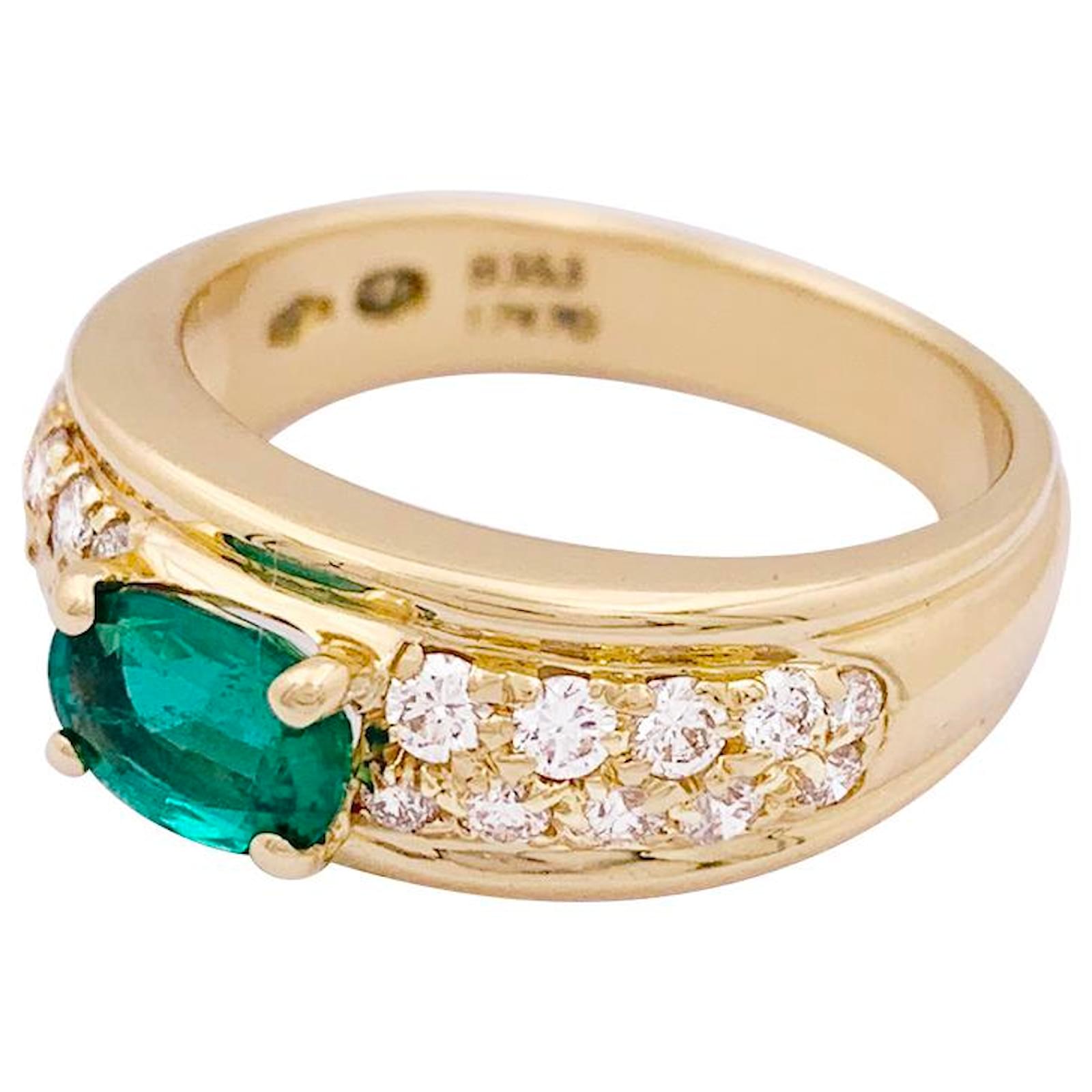 Boucheron ring, 'Axelle', yellow gold, diamonds, emerald. ref.1629669 ...